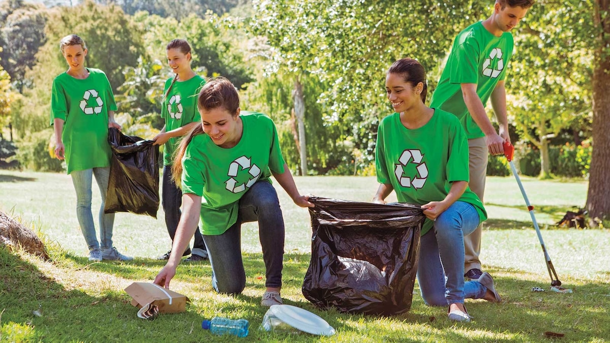 Organize a neighborhood clean up | National Geographic Kids