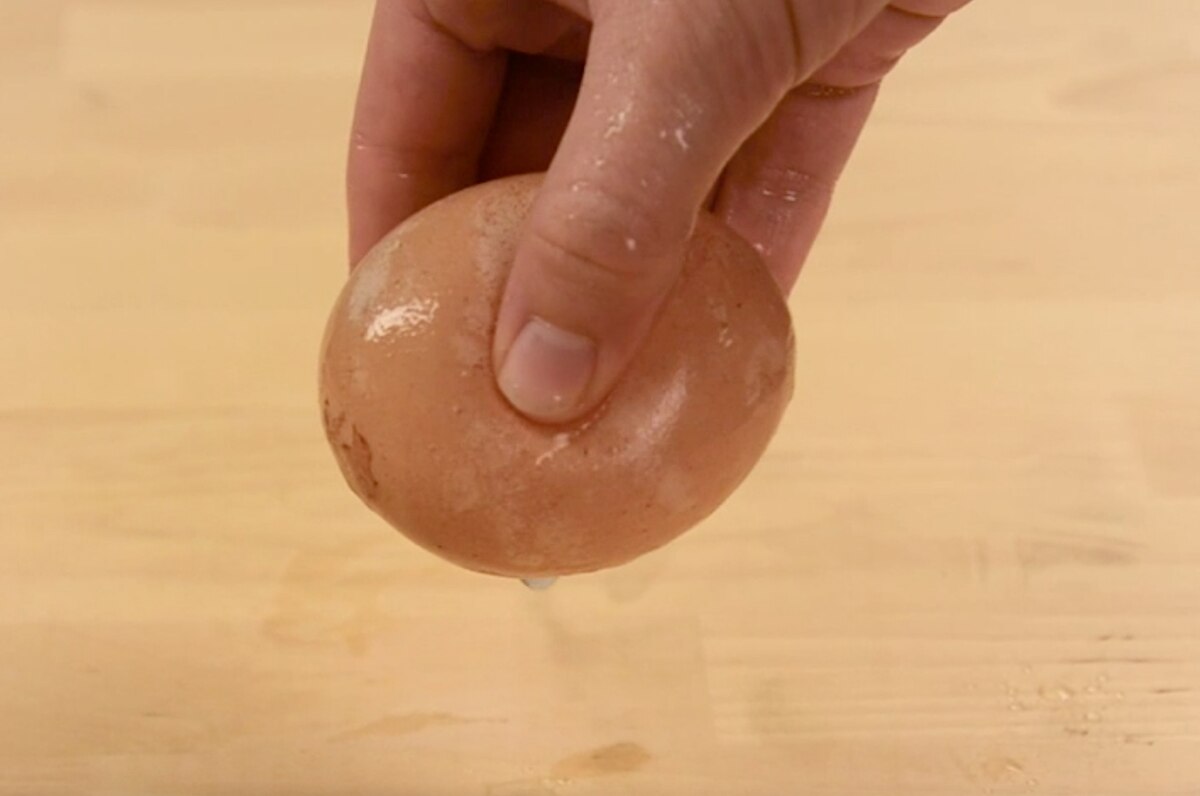 Eggs-Periments: Squishy Egg