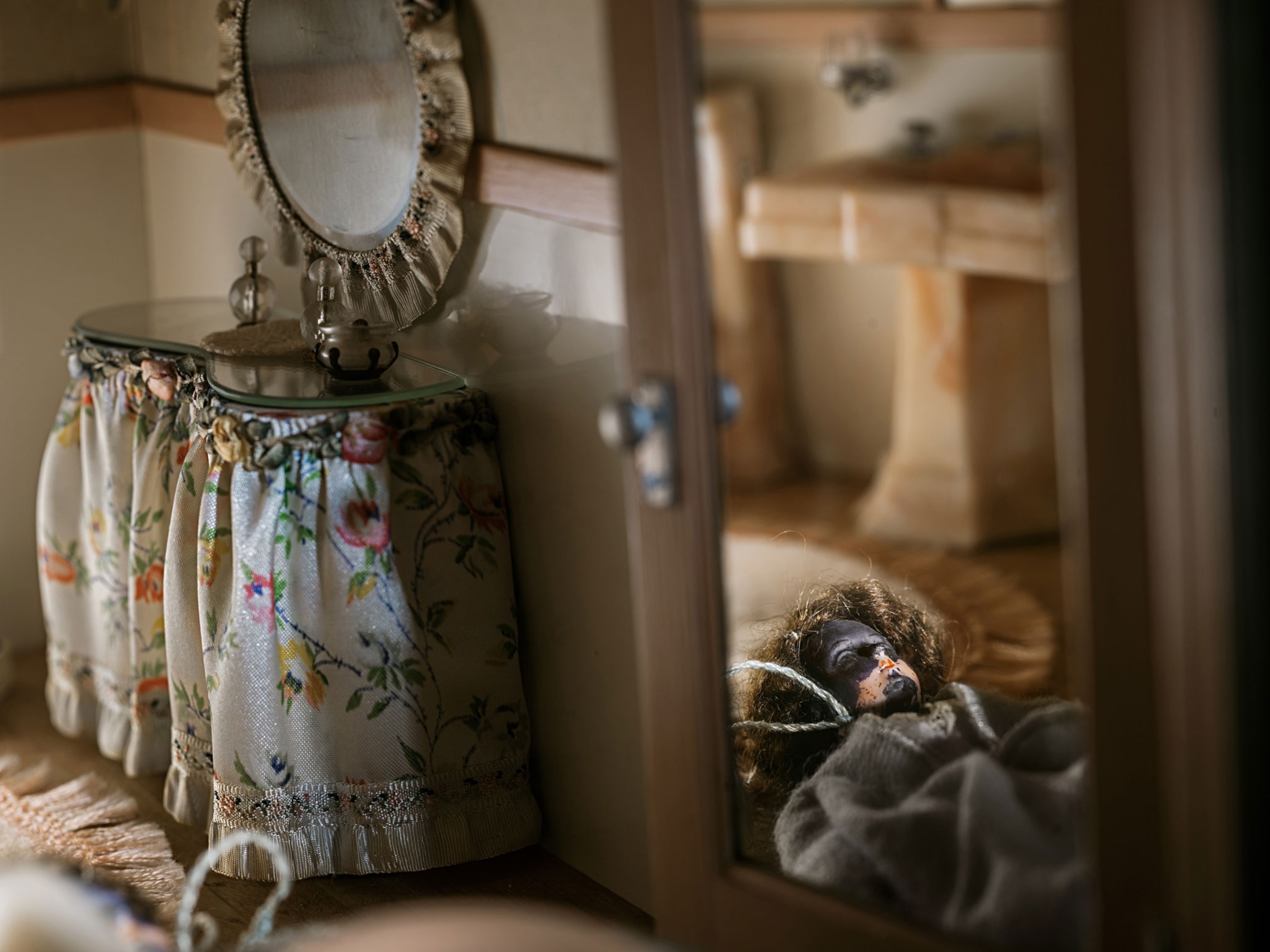 Peek Into Tiny Crime Scenes Built by an Obsessed Millionaire