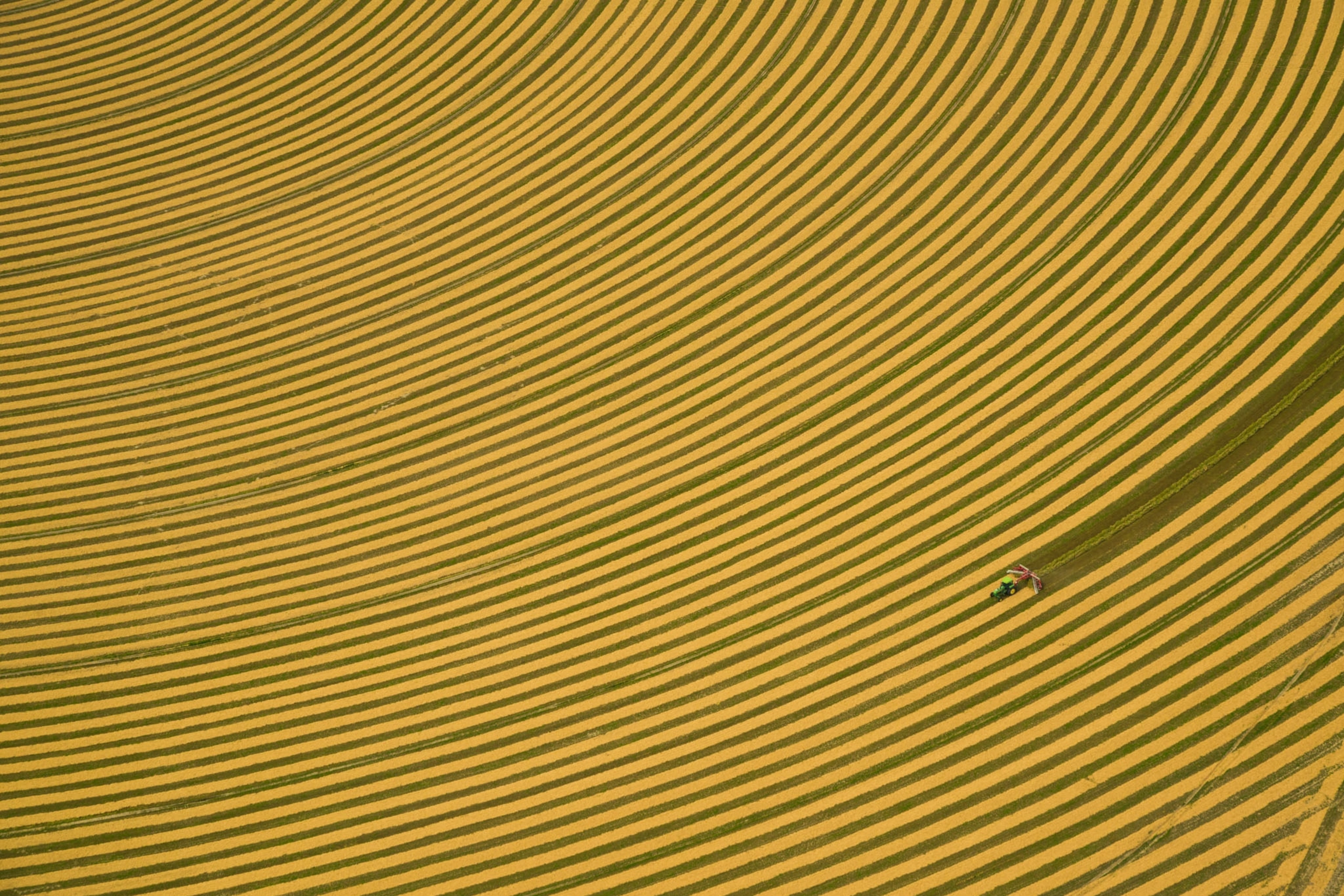 How did the channeled scablands form?