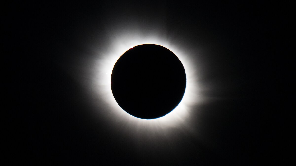 How to Photograph the 2017 Total Solar Eclipse