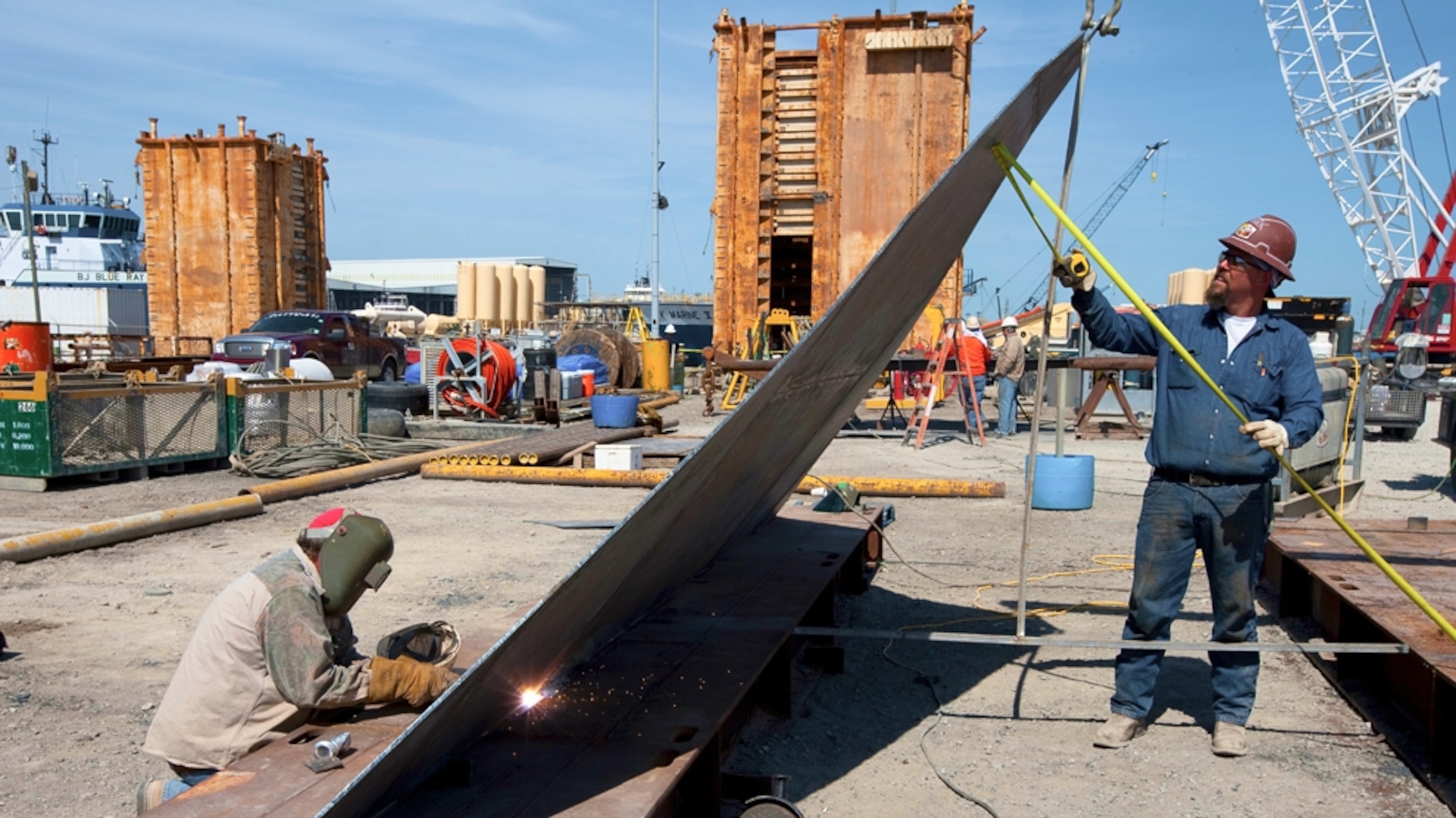Photos: Huge Containment "Domes" for Gulf Oil Spill