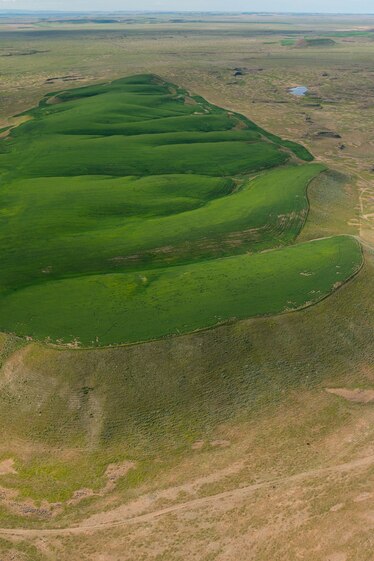 How did the channeled scablands form?