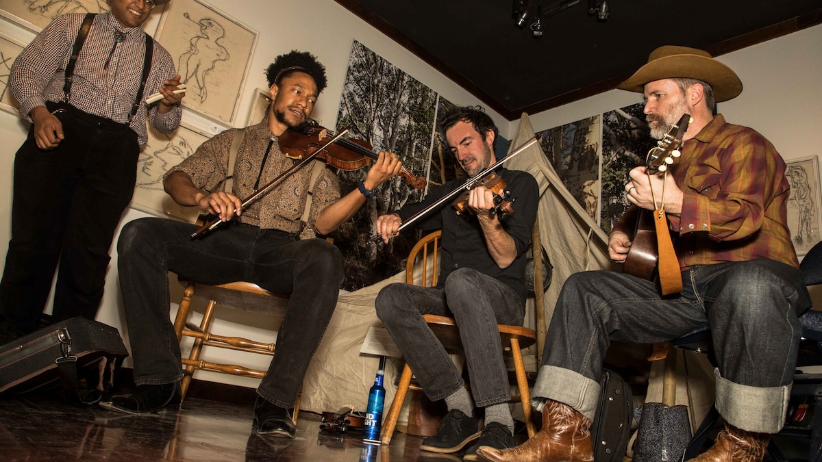 Cowboy poetry is a 150-year-old tradition. Will it survive in the 21st ...