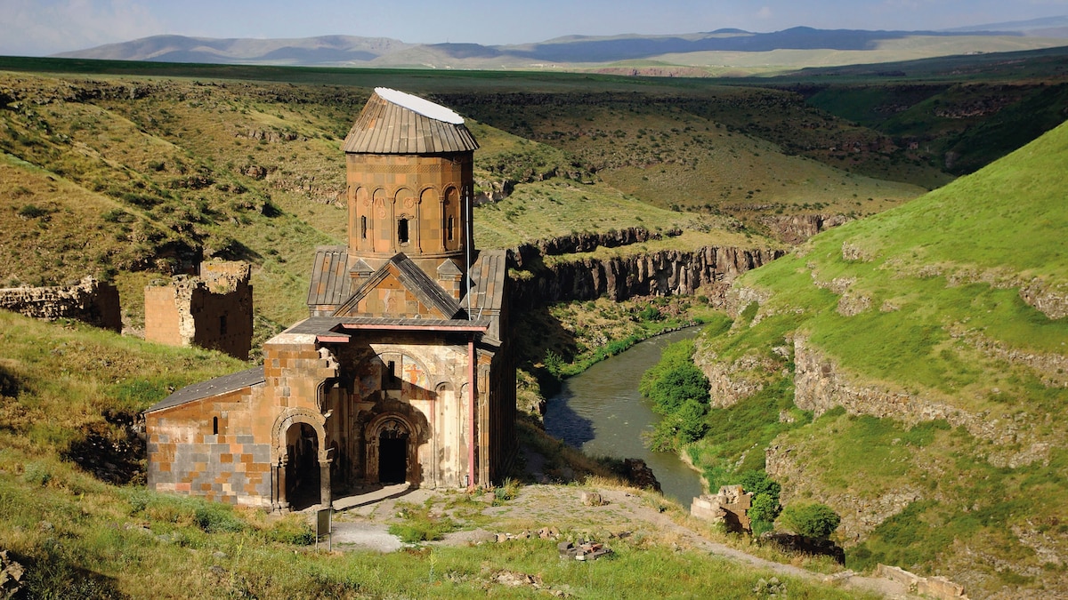 The abandoned city of Ani was once the 'City of 1,001 Churches ...