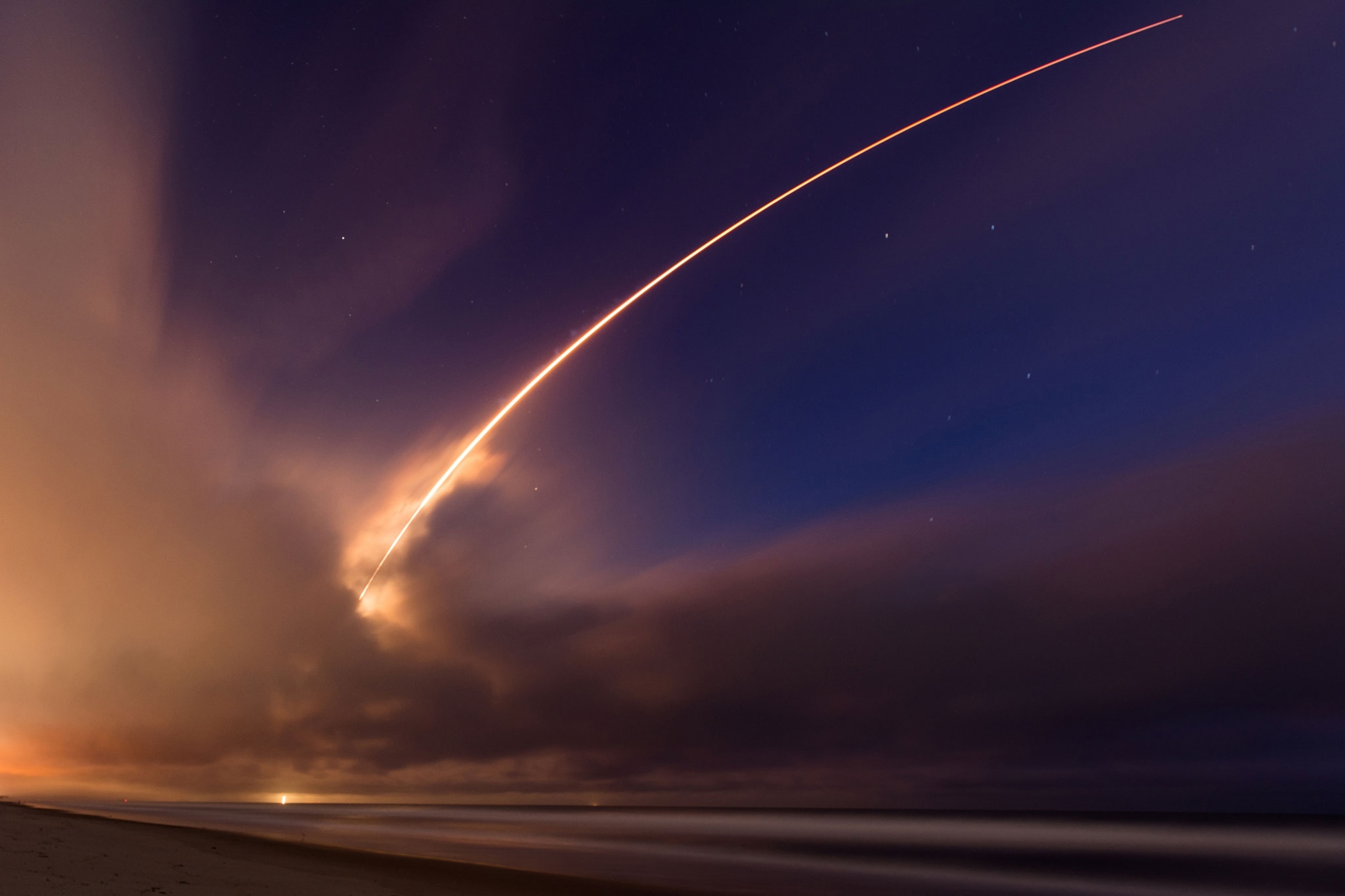 This Teenager Photographs Dramatic Rocket Launches