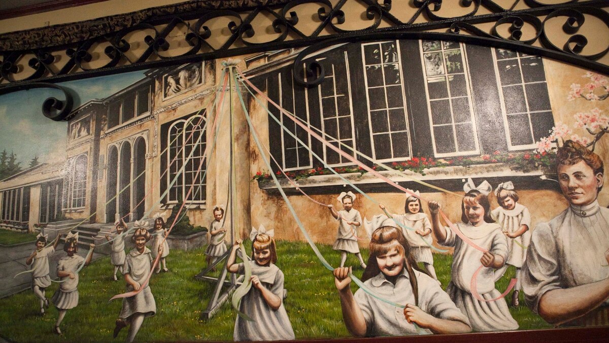 Ghost-Dodging in Portland | National Geographic