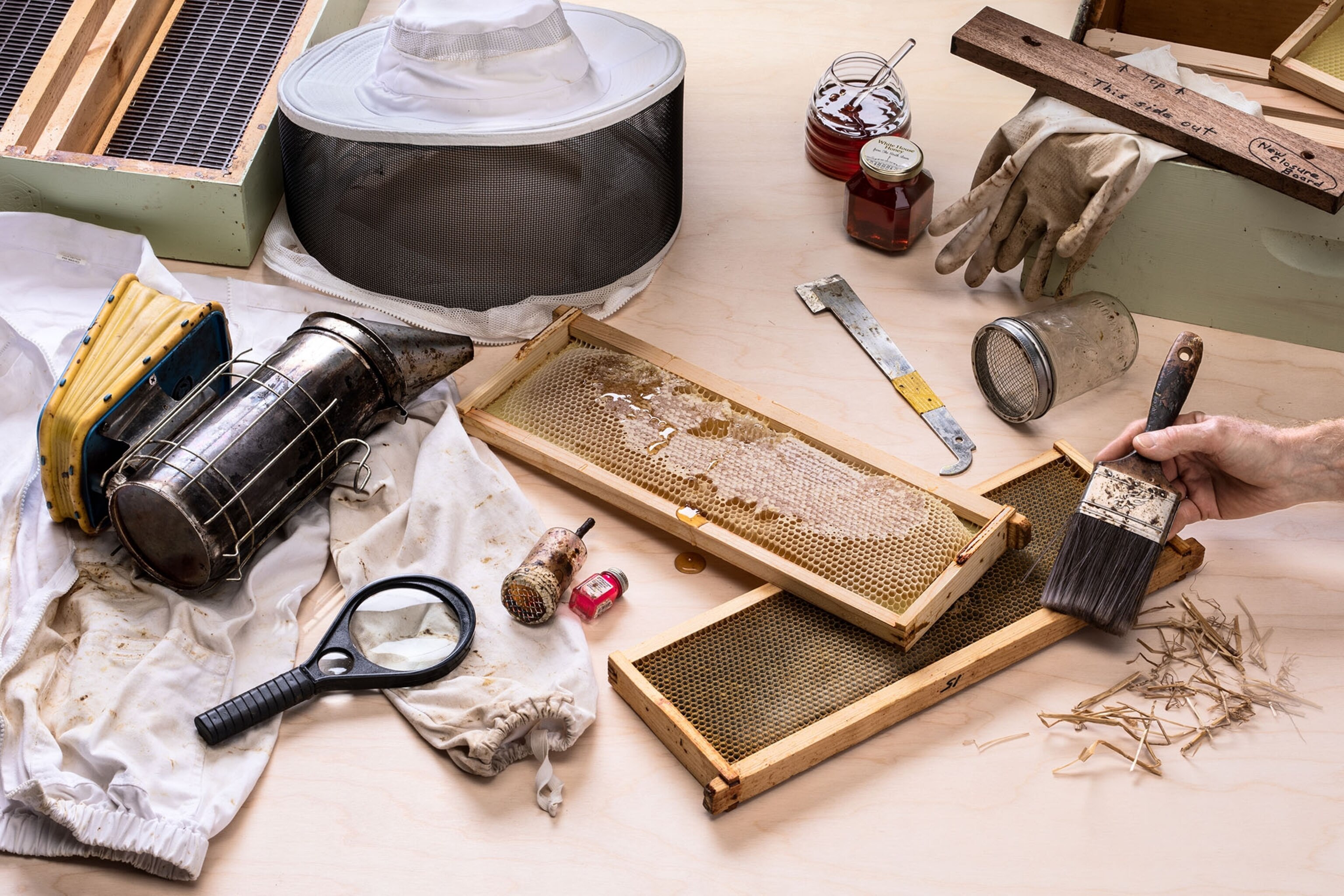 12 tools that keep the White House bees buzzing