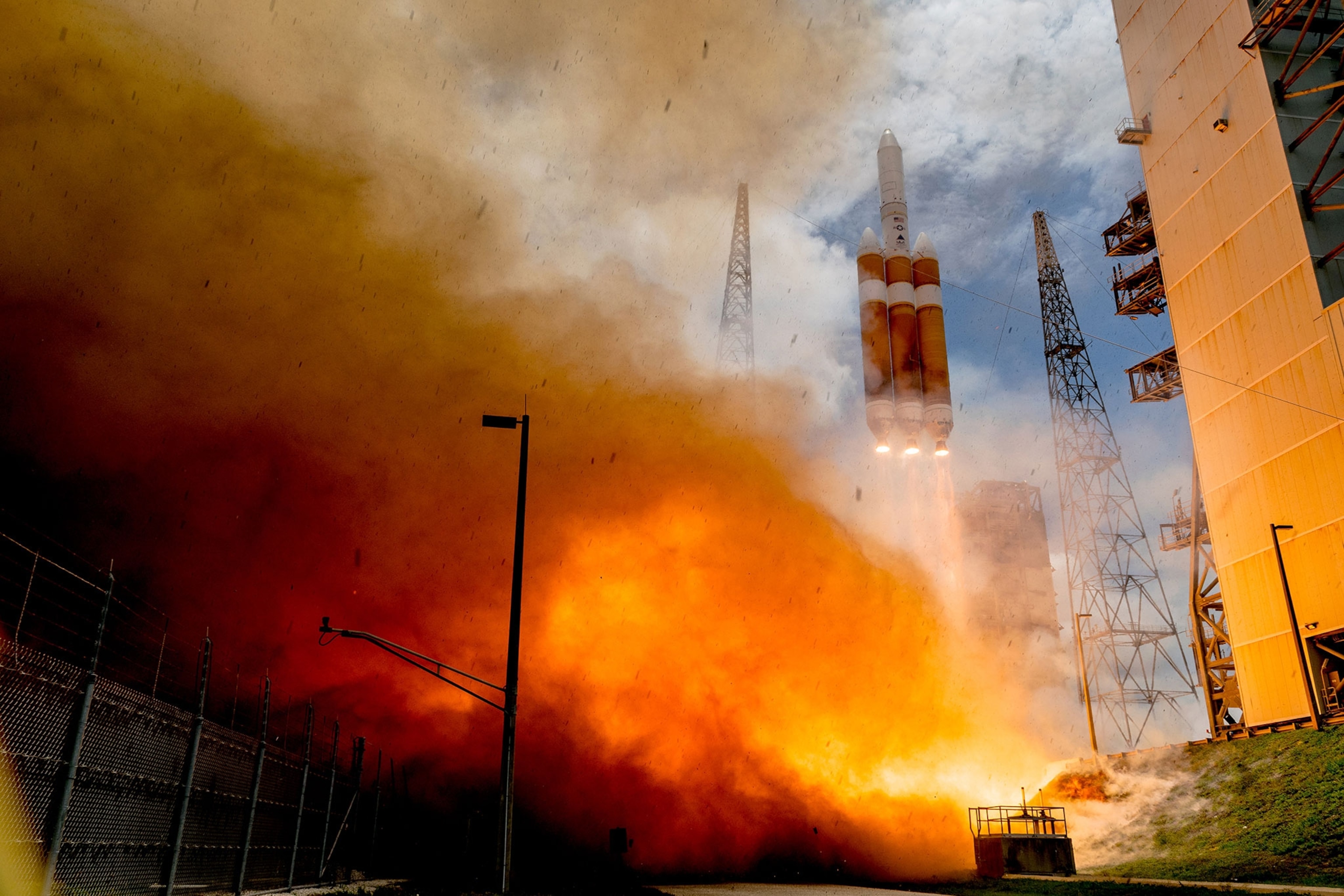 This Teenager Photographs Dramatic Rocket Launches