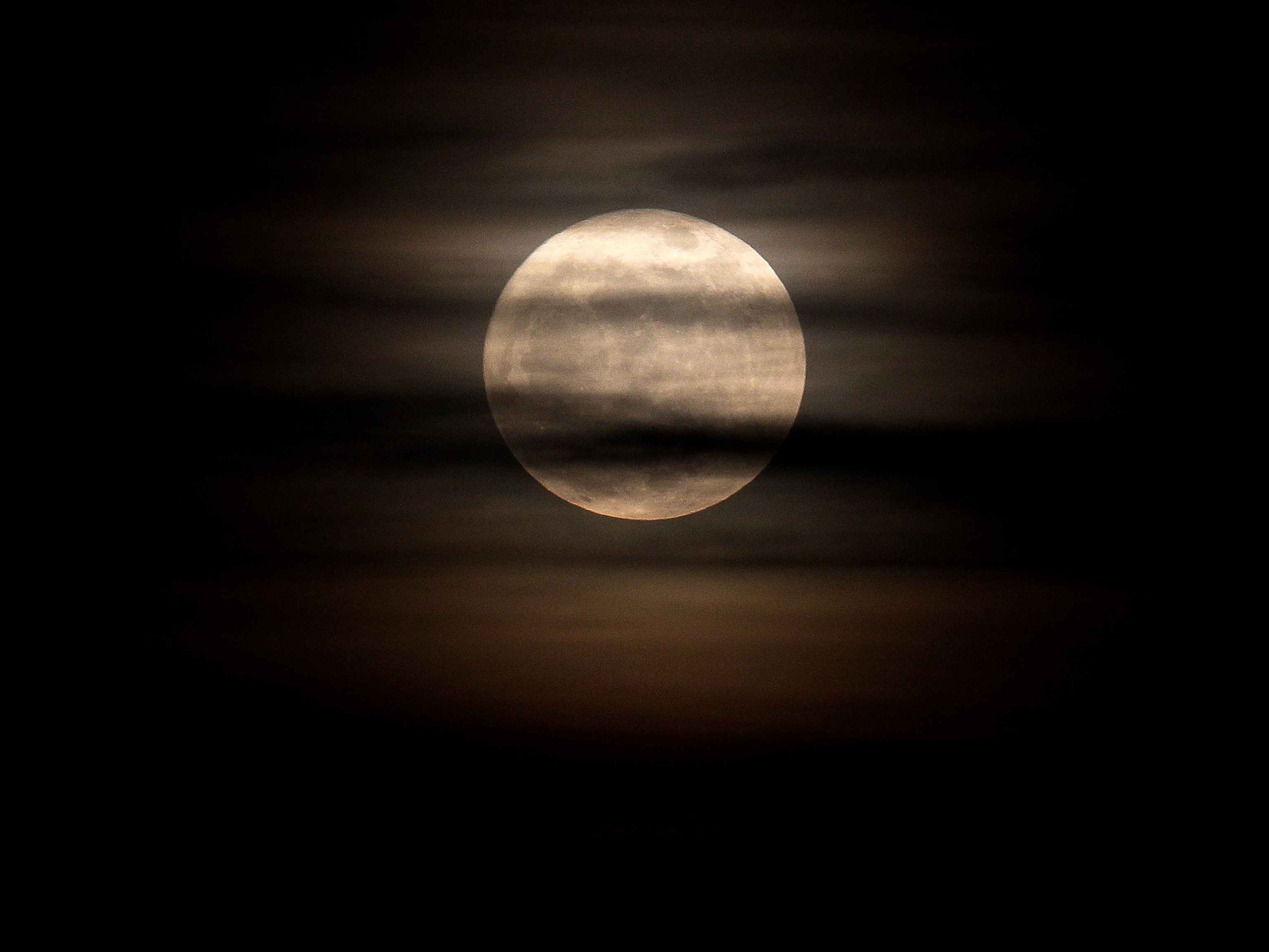 Supermoon Coming Saturday—Not a Threat to Earth
