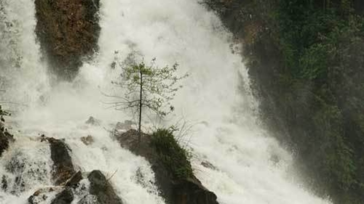 Kayakers Find Big Water on China’s Salween River | National Geographic