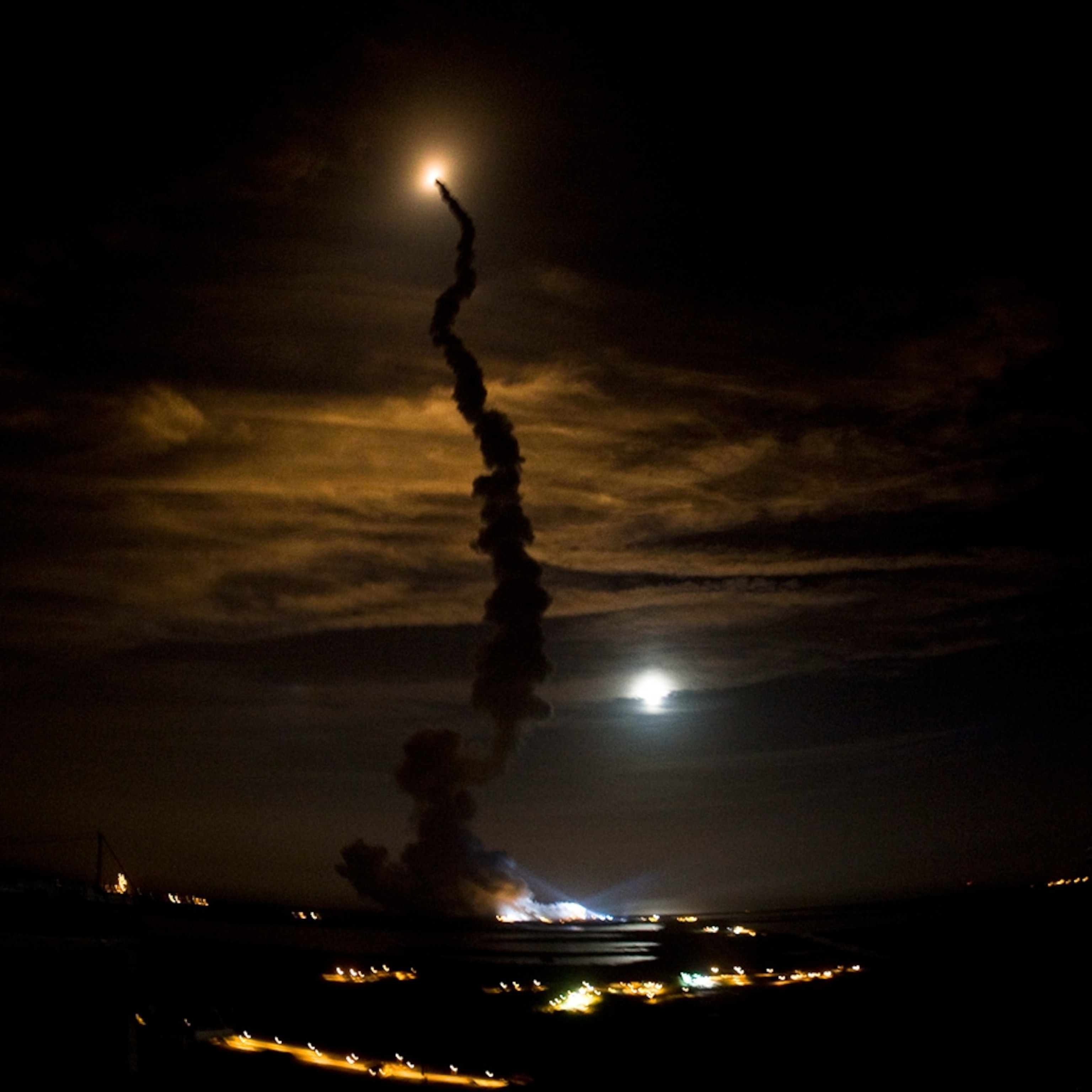 Space Shuttle Pictures: 12 Endeavour Images to Remember