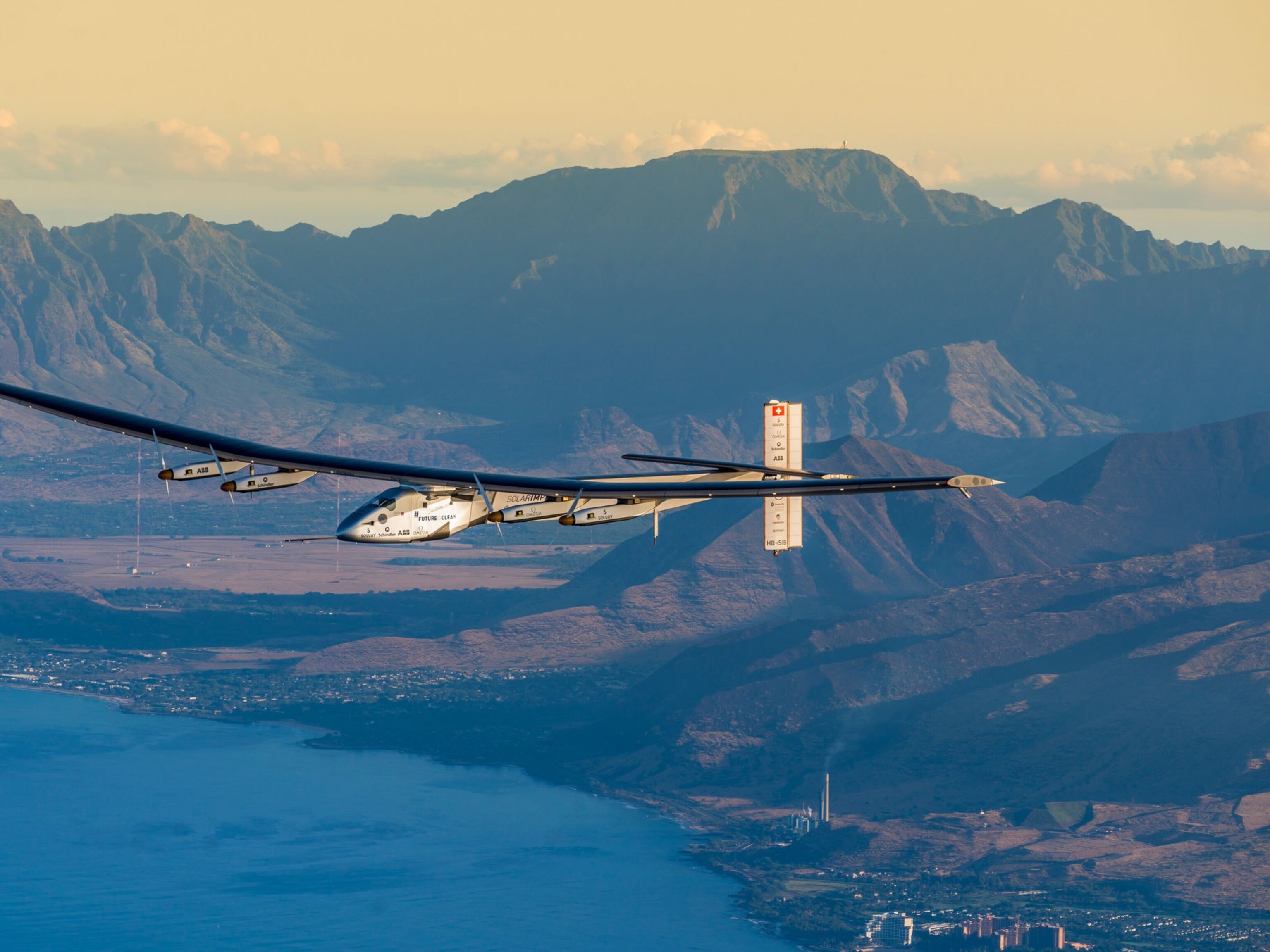 16 Pictures From an Epic Solar Flight Around the World