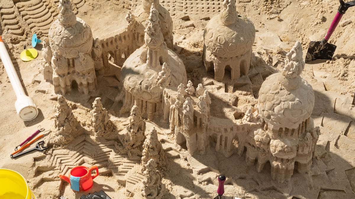 What a sandcastle specialist uses to build his masterpieces | National ...