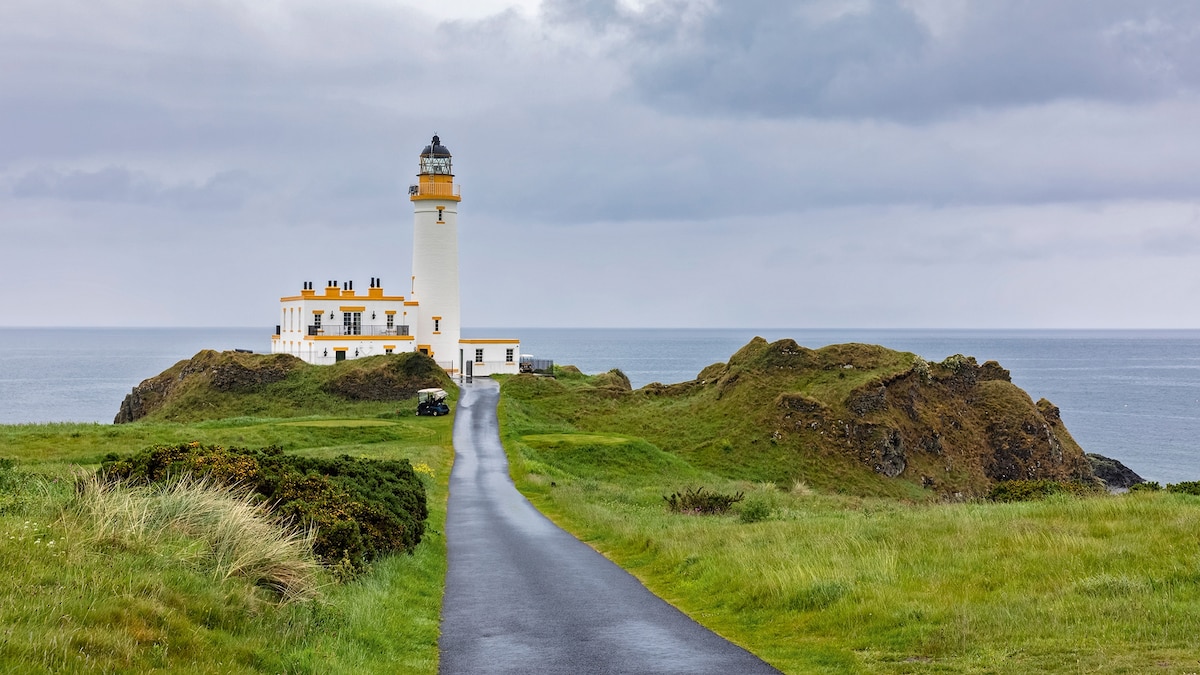 Castles, beaches and lighthouses on a journey along Scotland's Ayrshire ...