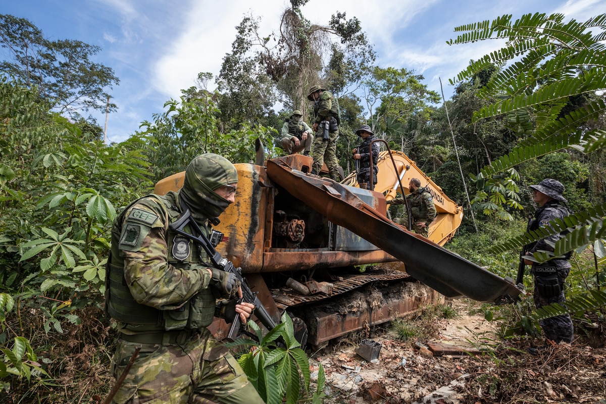 Murder in the Amazon heightens fears for isolated tribes | National ...