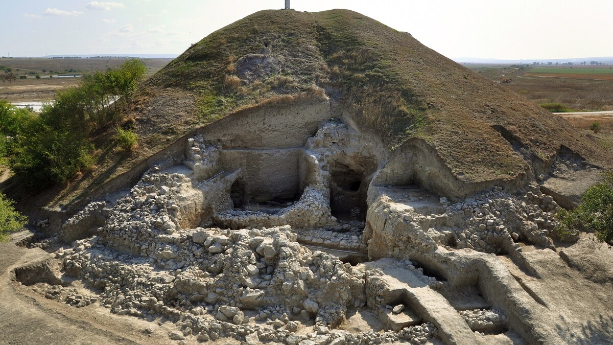 At "Europe's Oldest Town," Unusual Fortifications Hint at Prehistoric ...