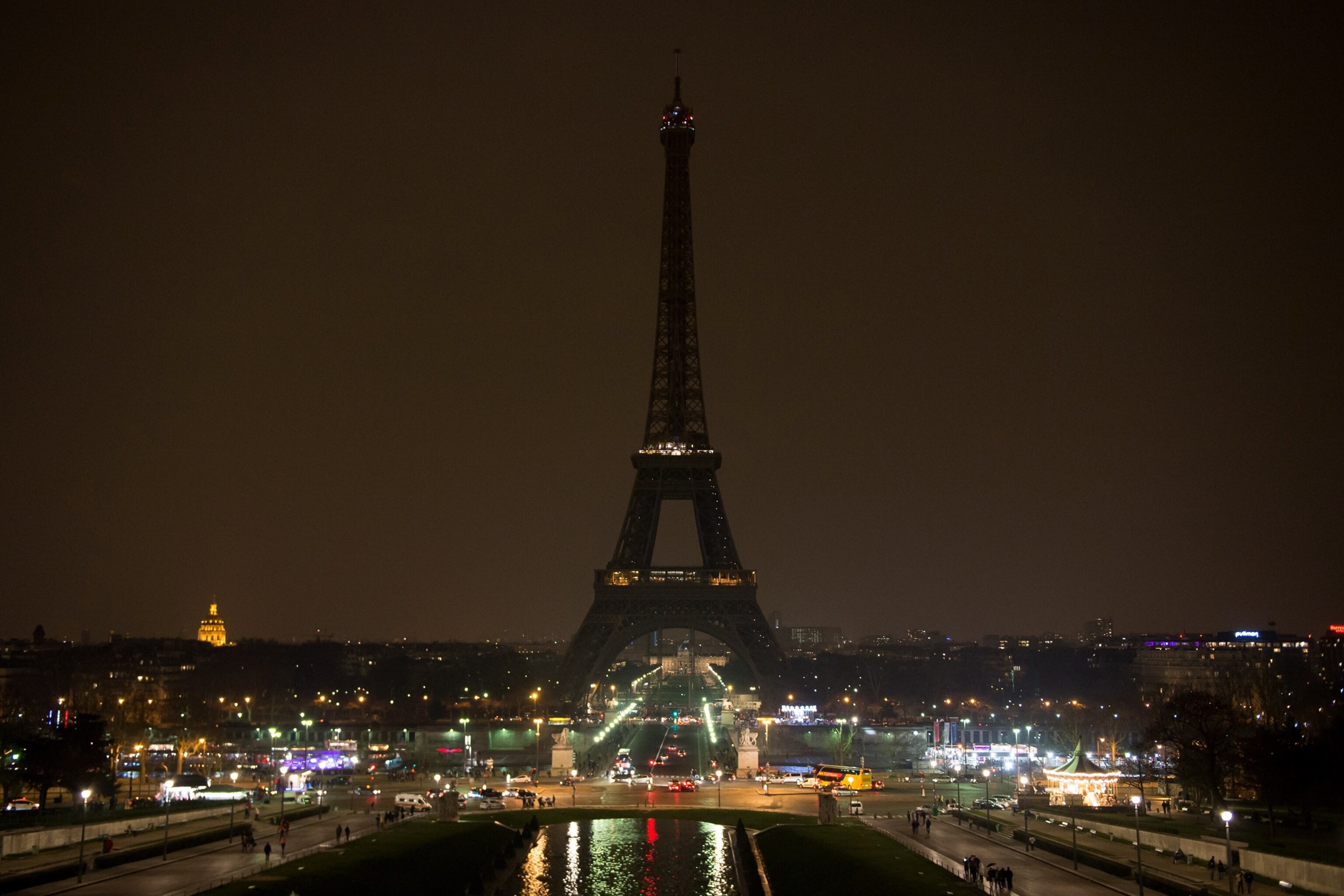 Earth Hour 2013 Pictures: Before and After