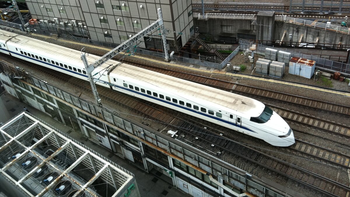 Ride Japan’s Bullet Train with our Digital Nomad | National Geographic