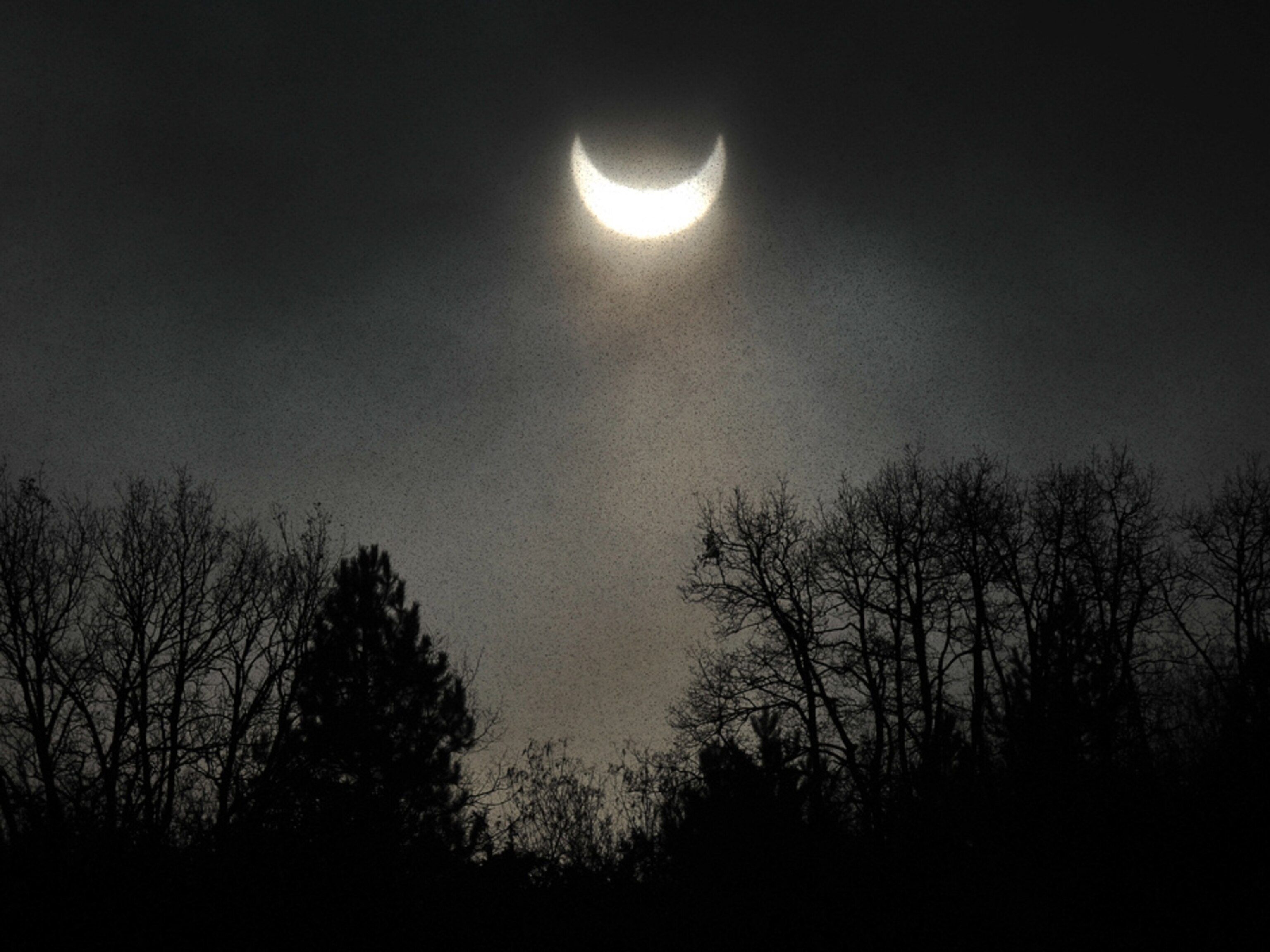 Solar Eclipse at Midnight? Sun Smiles on Arctic Tonight