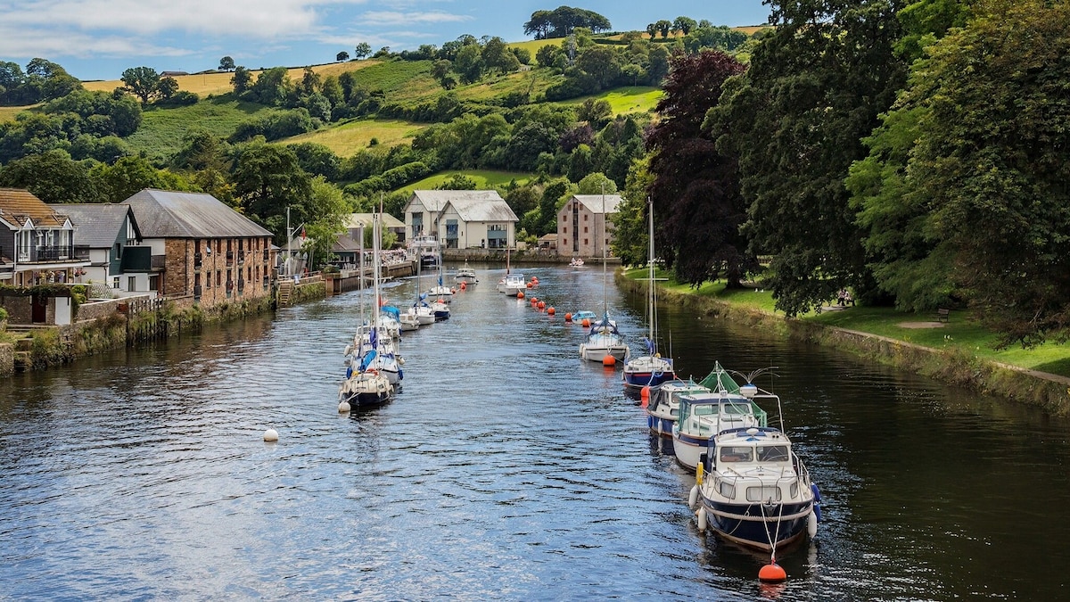What to do in the UK's Totnes, South Devon's quirkiest corner ...