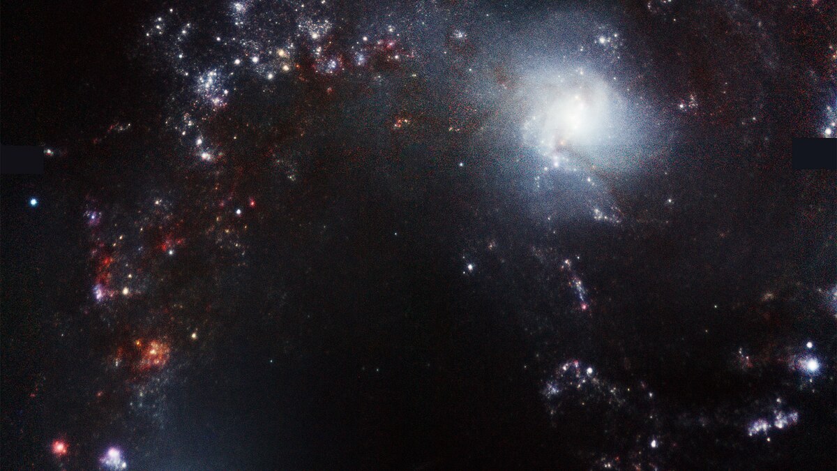 Space Pictures This Week: Cosmic Crash, Eroding Mars | National Geographic