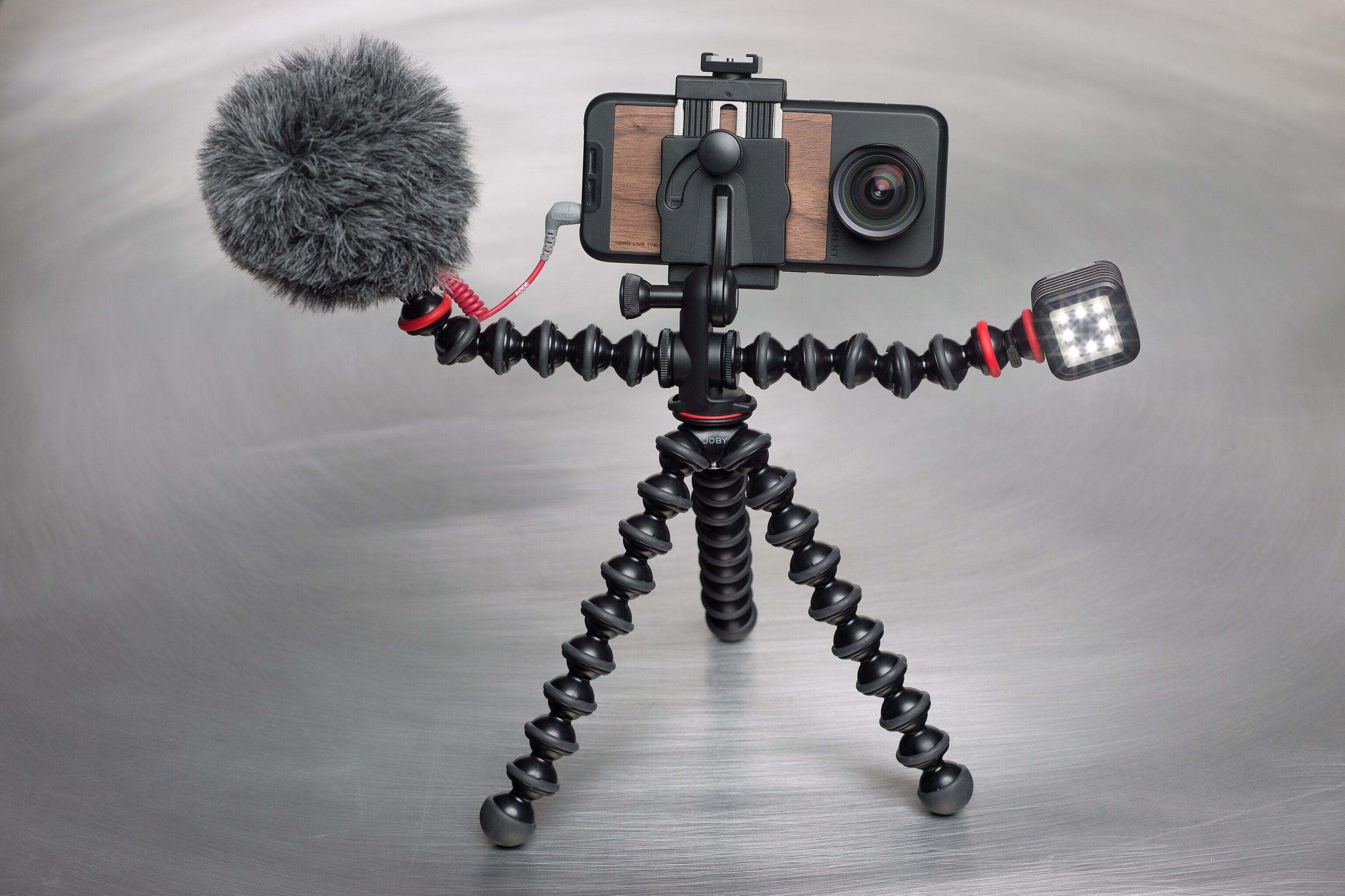 The Best Lens Attachments and Other Accessories For Your Smartphone