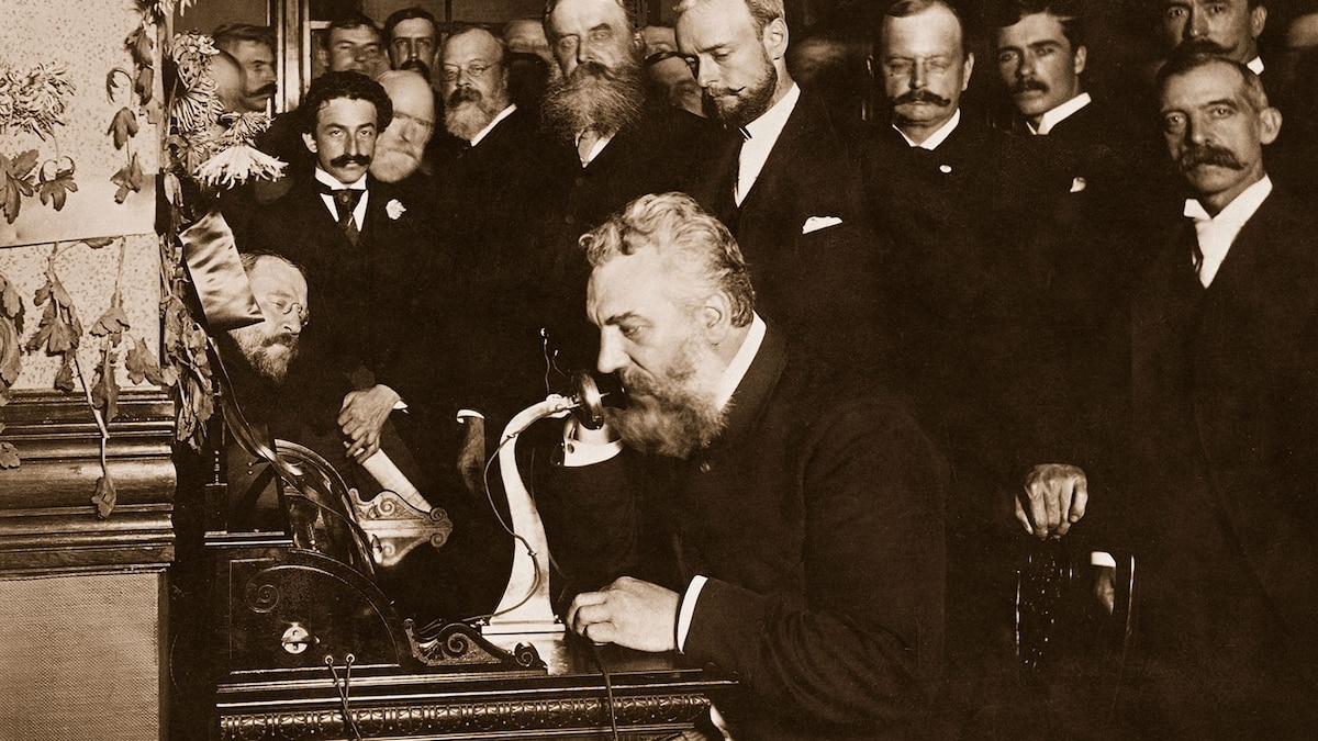 Before Hotline Bling: 12 Photos of Phones Through the Years | National ...