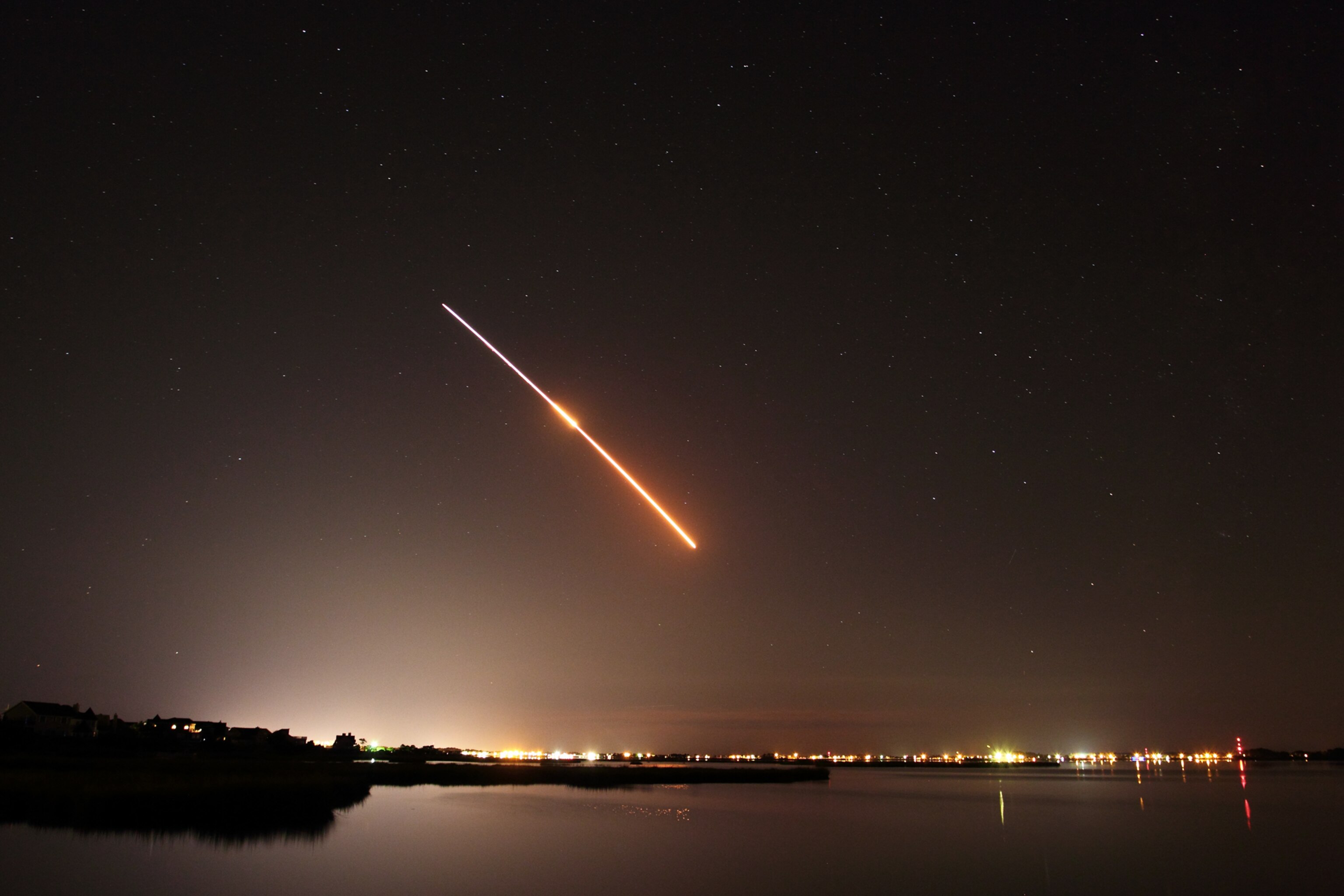 Stunning Photos of NASA's Nighttime Moon Launch