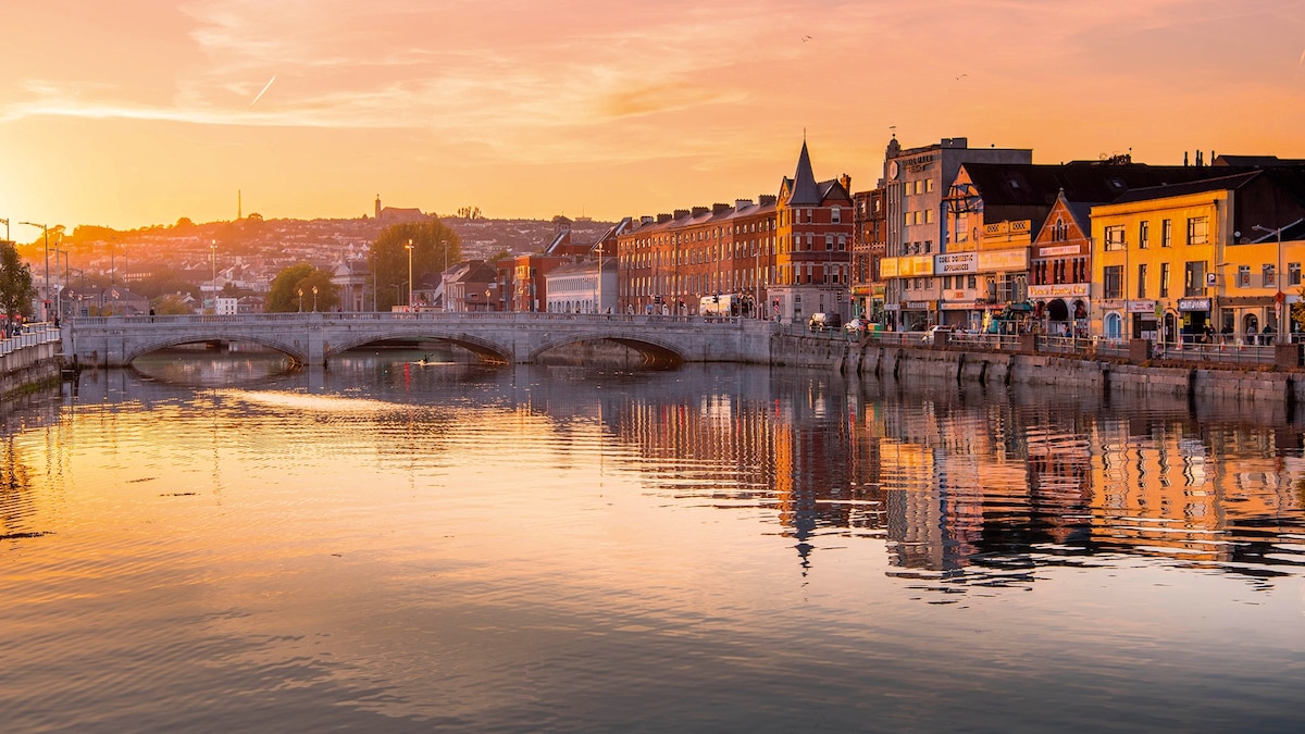 A pub-lover's guide to Cork, from craft cocktails to fireside pints ...