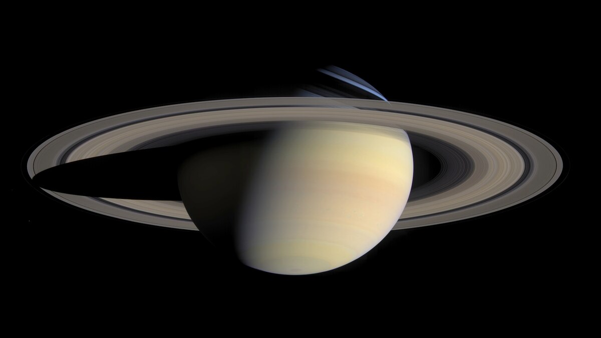 5 Sky Events This Week: Jupiter Parties, Geminids Fly, and Saturn Rises ...
