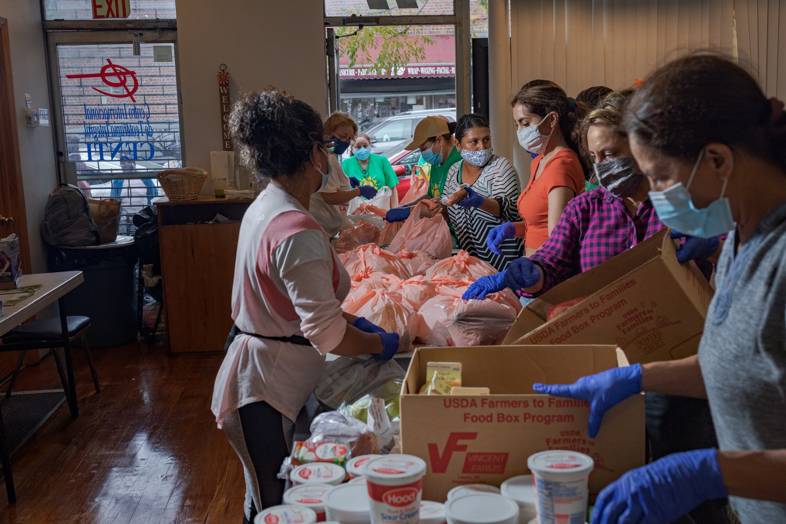 In America’s hunger crisis, charities and neighbors are lifelines