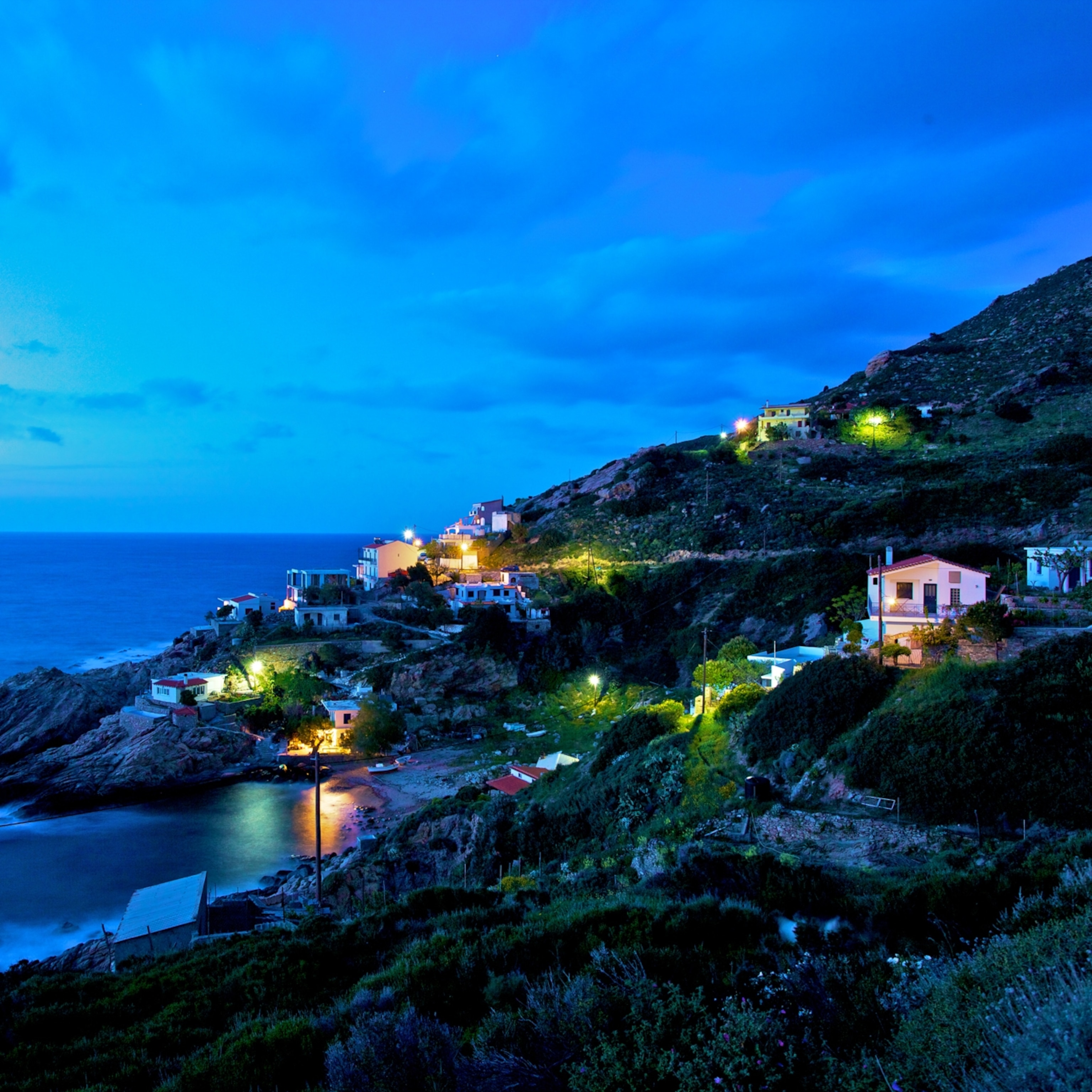 New National Geographic almanac spans the world's wonders | National ...