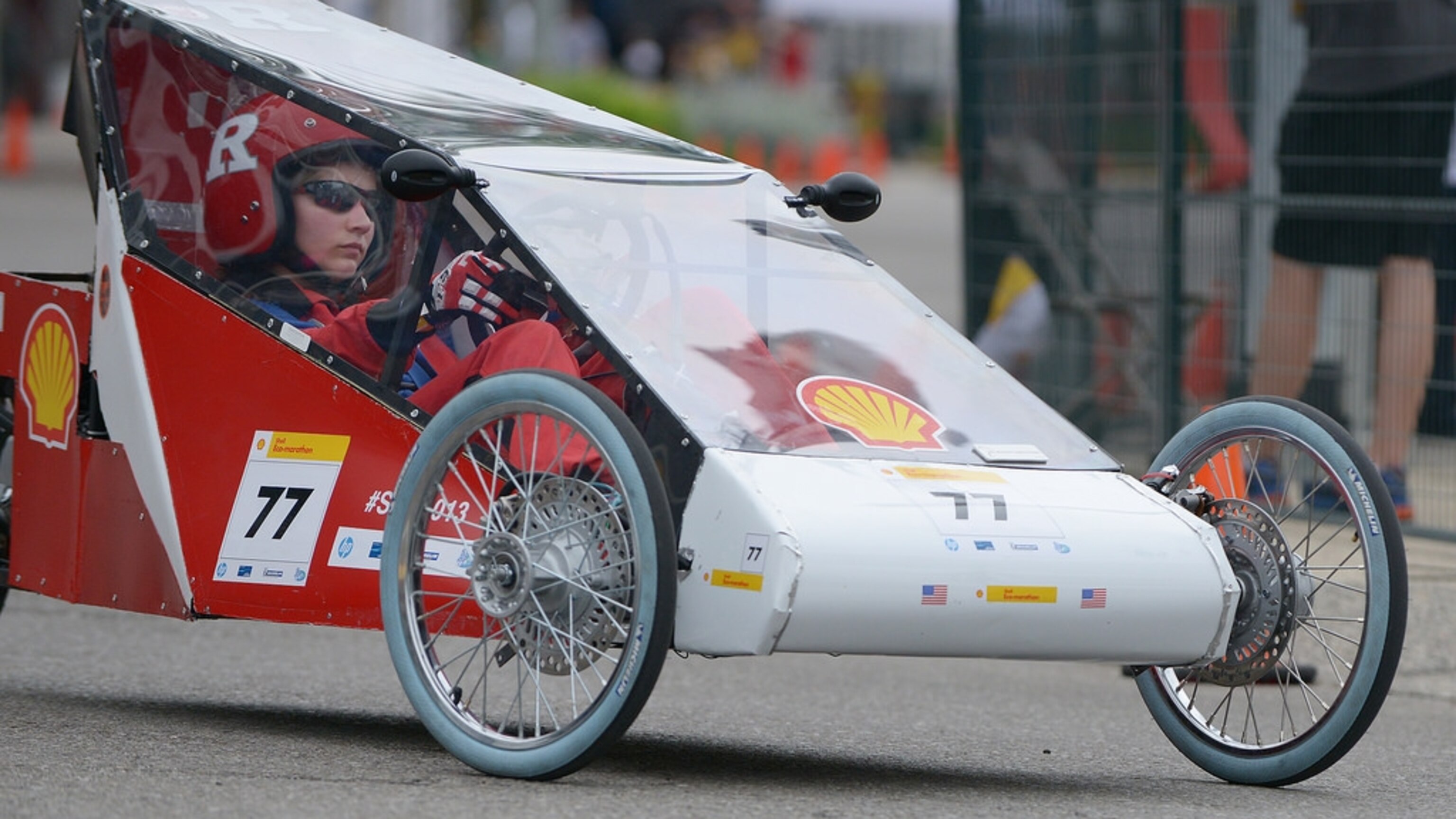 Student Teams Share Tools, Advice Off the Track During Eco-marathon