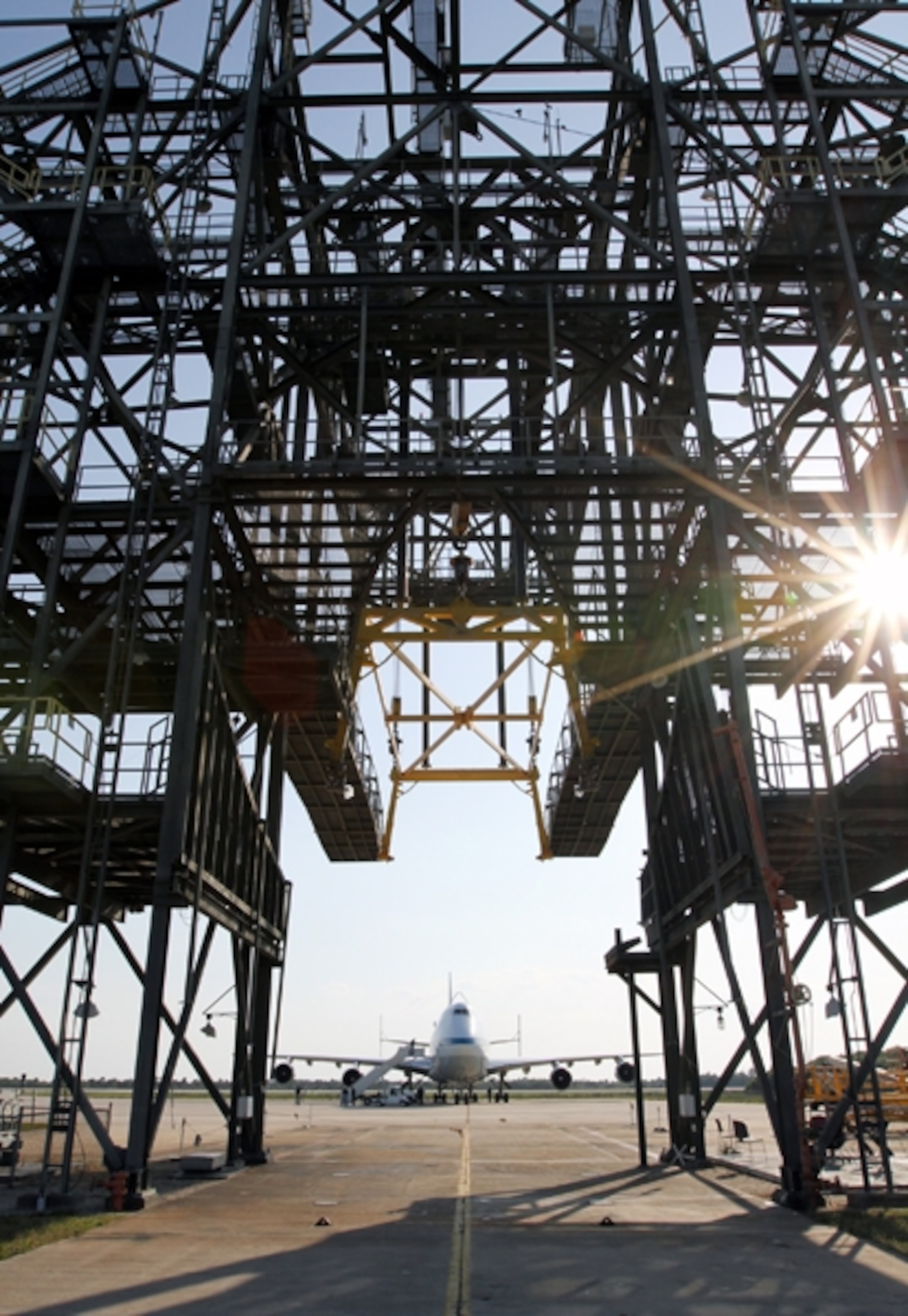 Space Pictures This Week: Aurora Embrace, Shuttle Carrier | National ...