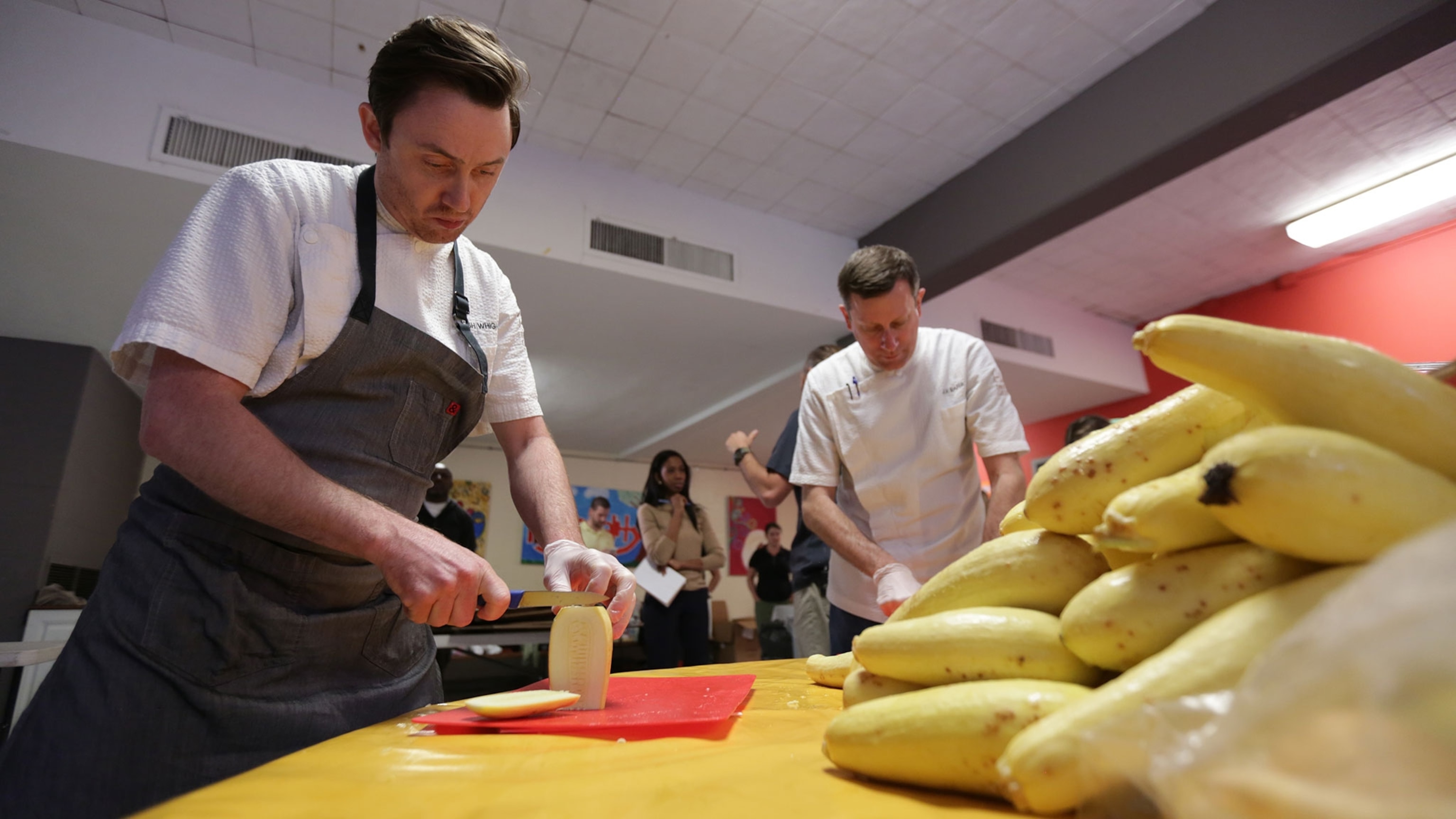 How Volunteers Turn Unwanted Produce Into 5,000 Meals | National Geographic