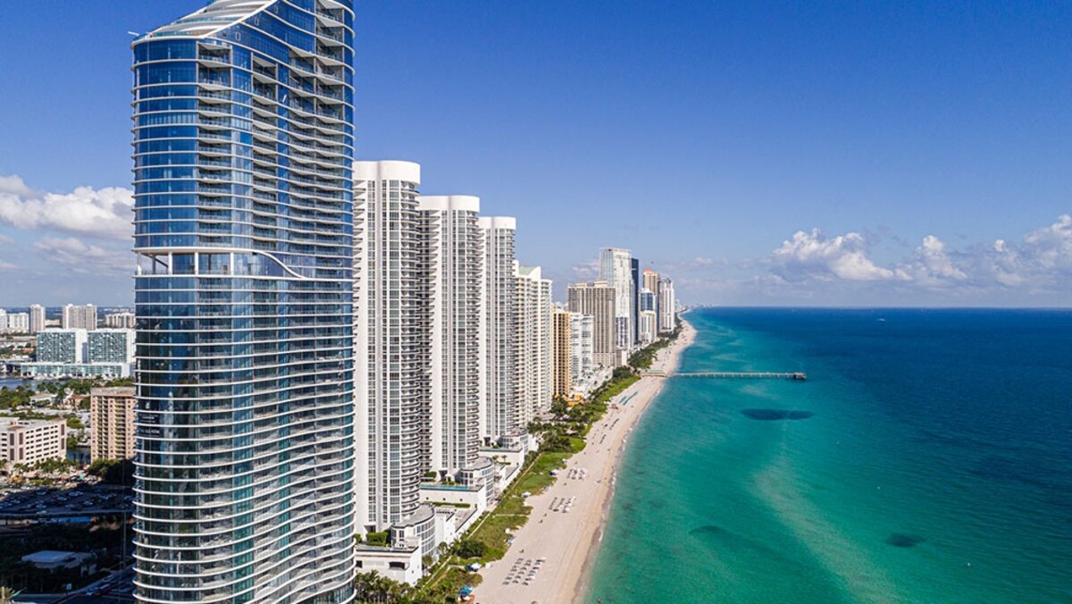 Buildings vs. the sea