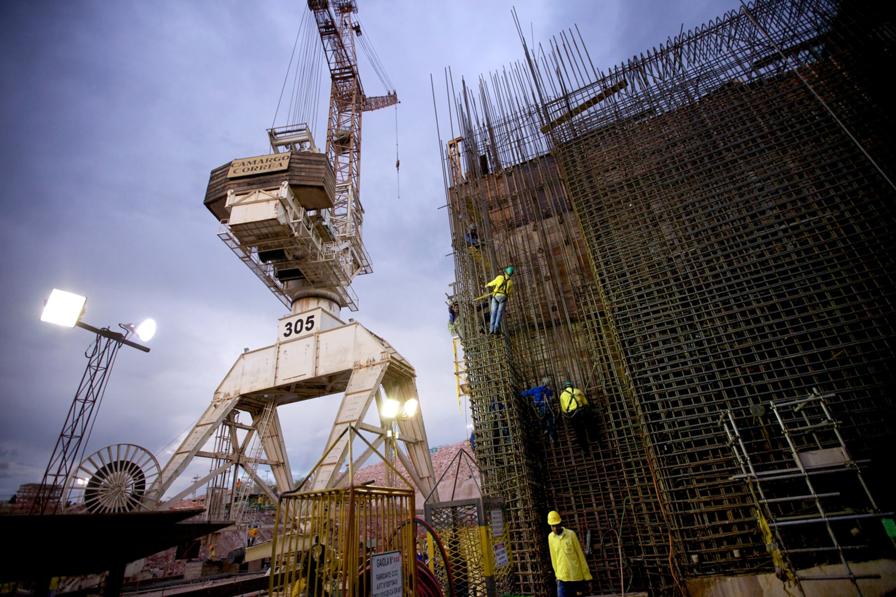 Amazon Dams Keep the Lights On But Could Hurt Fish, Forests