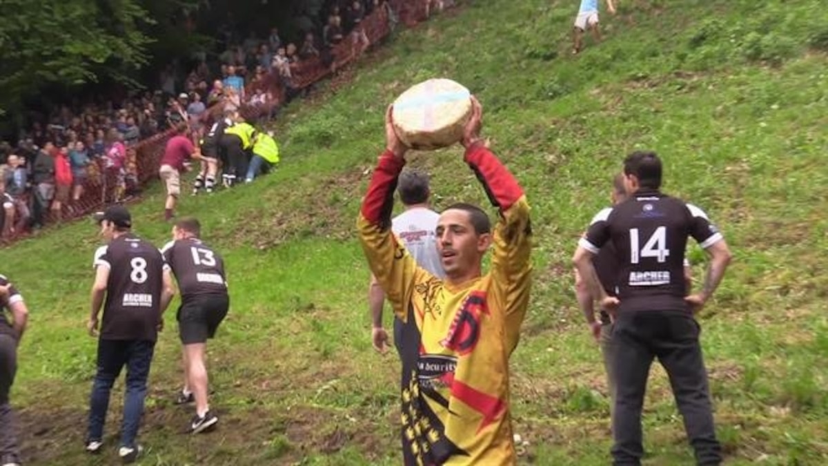 'King of the Hill' Sets Lifetime Record in British Cheese-Rolling ...