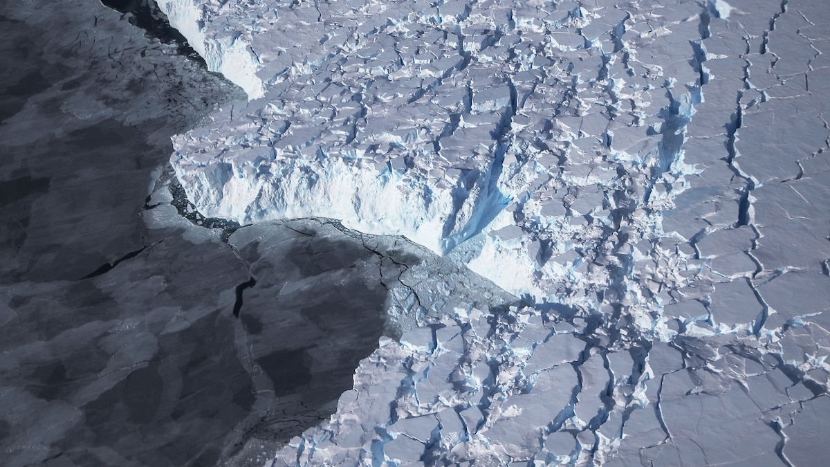 West Antarctica Ice Melting in NASA IceBridge Pictures | National ...