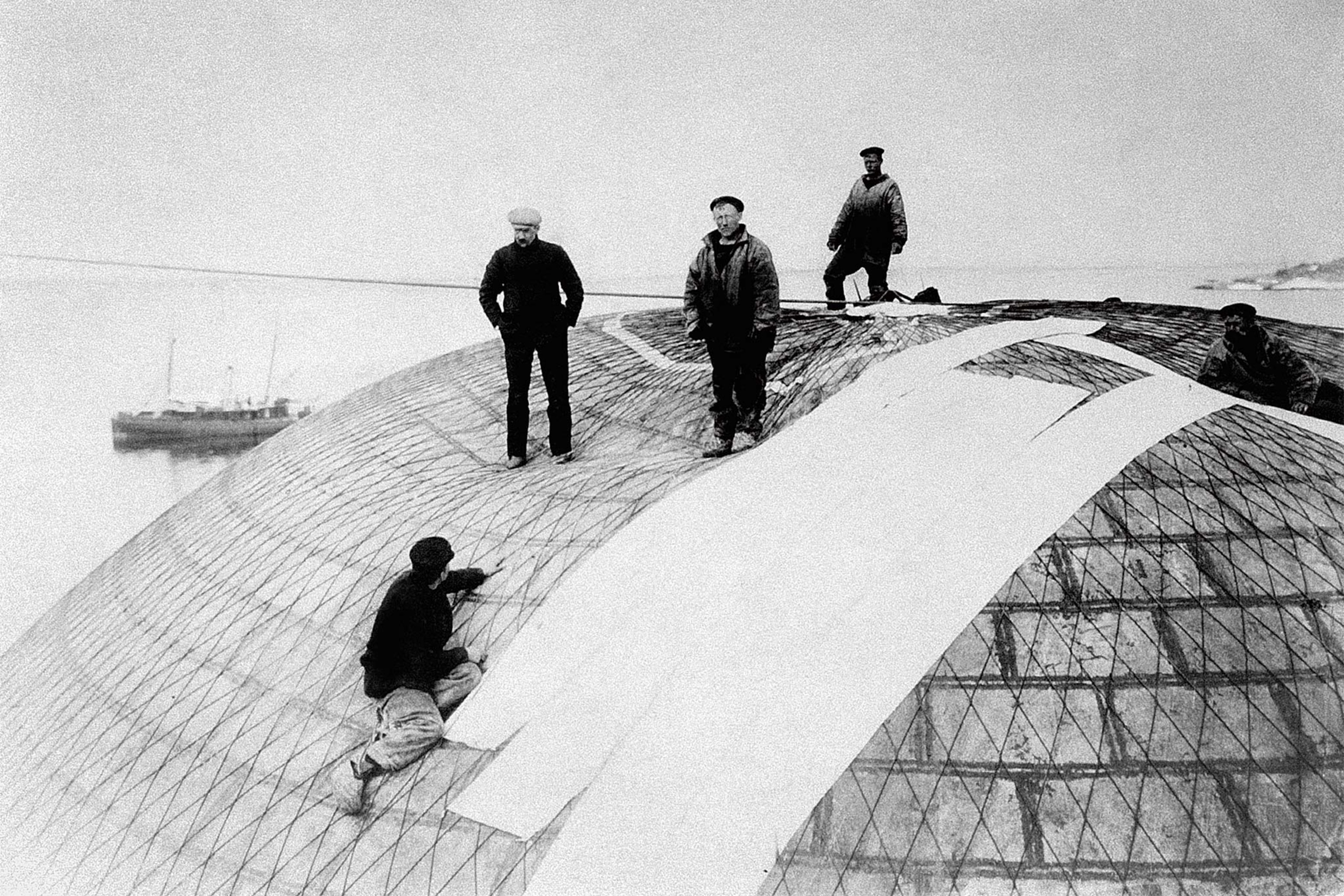 These balloonists disappeared when they tried to reach to the North ...