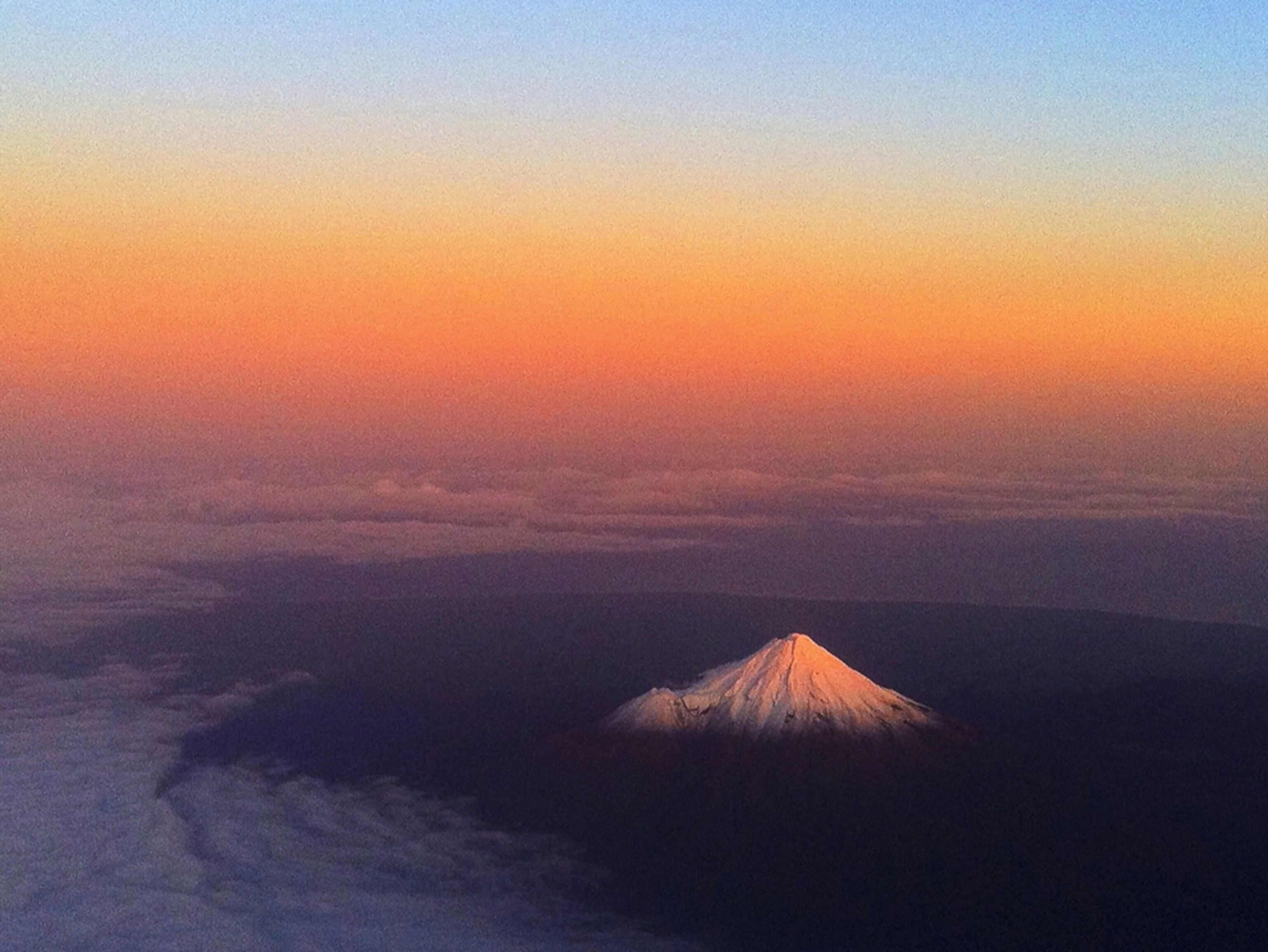 Pictures: Volcano Supercharges Sunsets Far and Wide | National Geographic