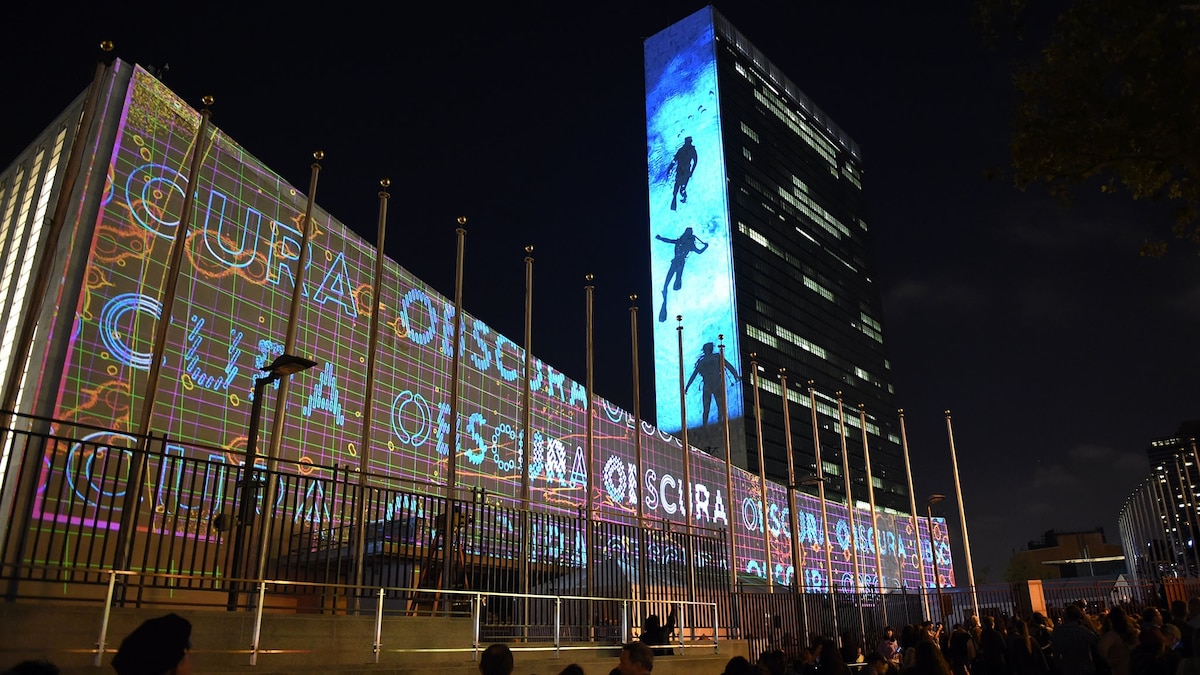 Pictures: Visualizing Climate Change's Toll—On Sides of UN Buildings ...