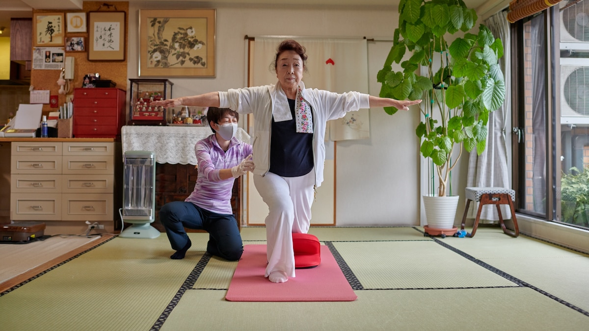 Can you stand on one leg for 10 seconds? The answer matters for aging ...