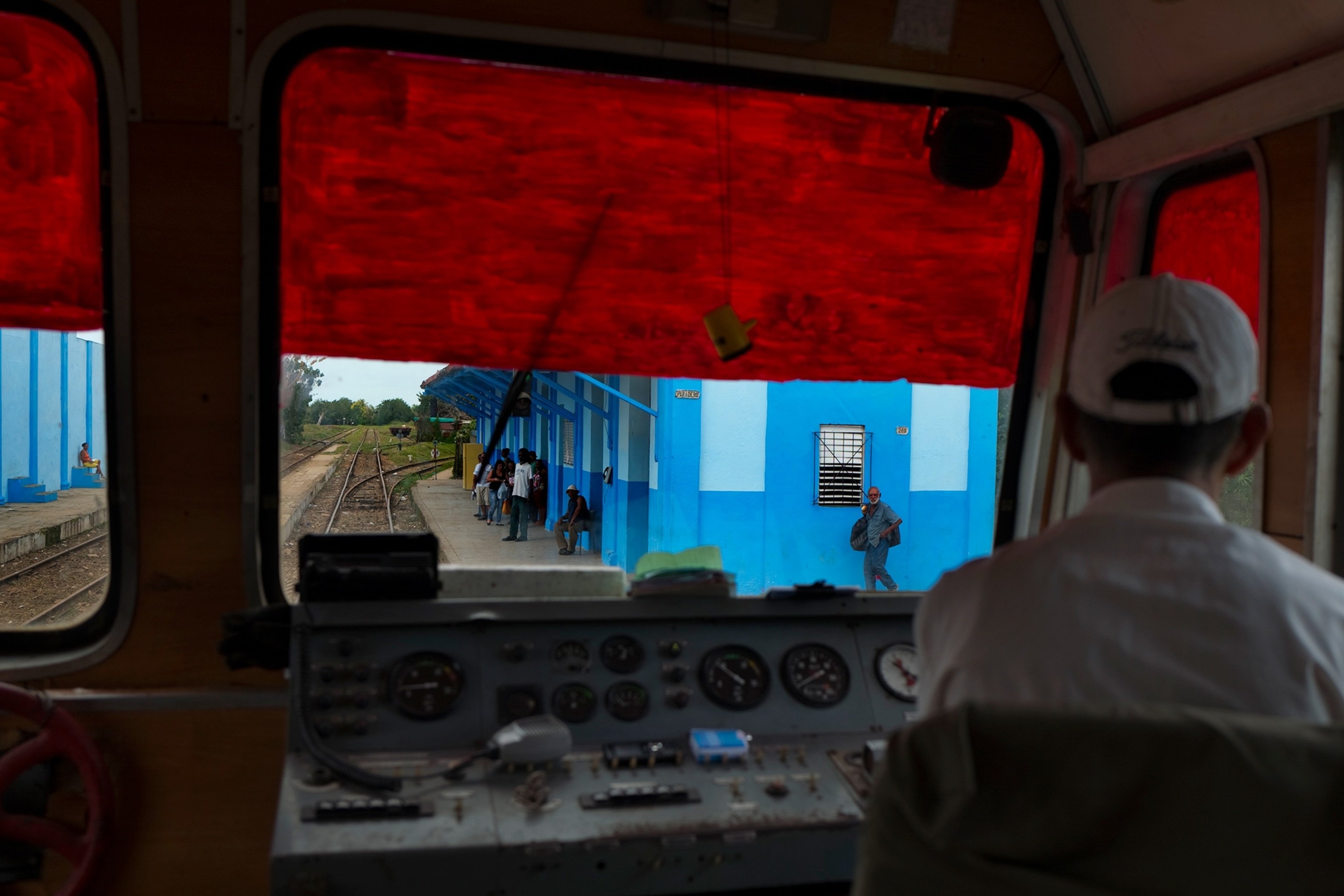Pictures of Life Aboard Cuba's Aging Trains | National Geographic