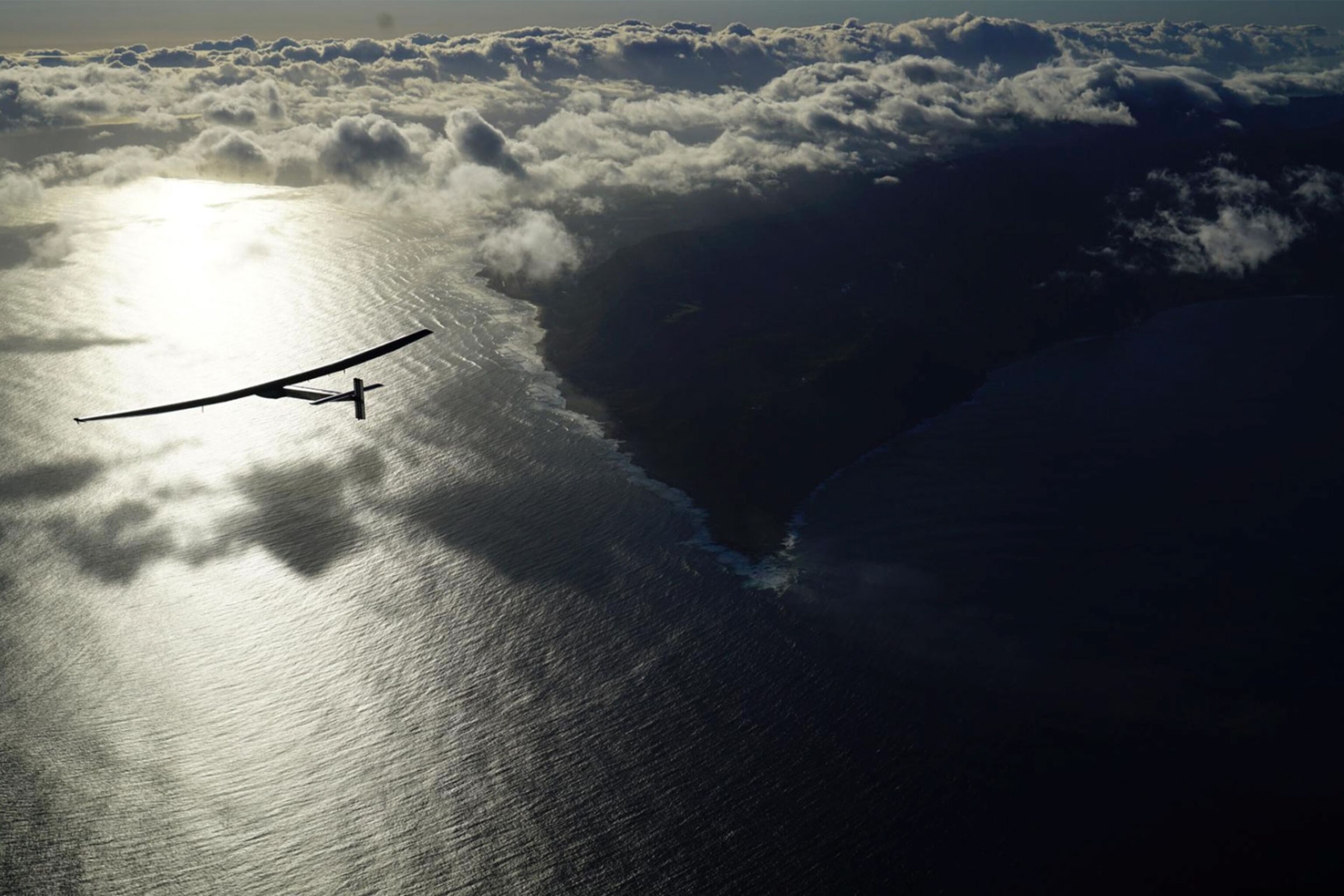 16 Pictures From an Epic Solar Flight Around the World