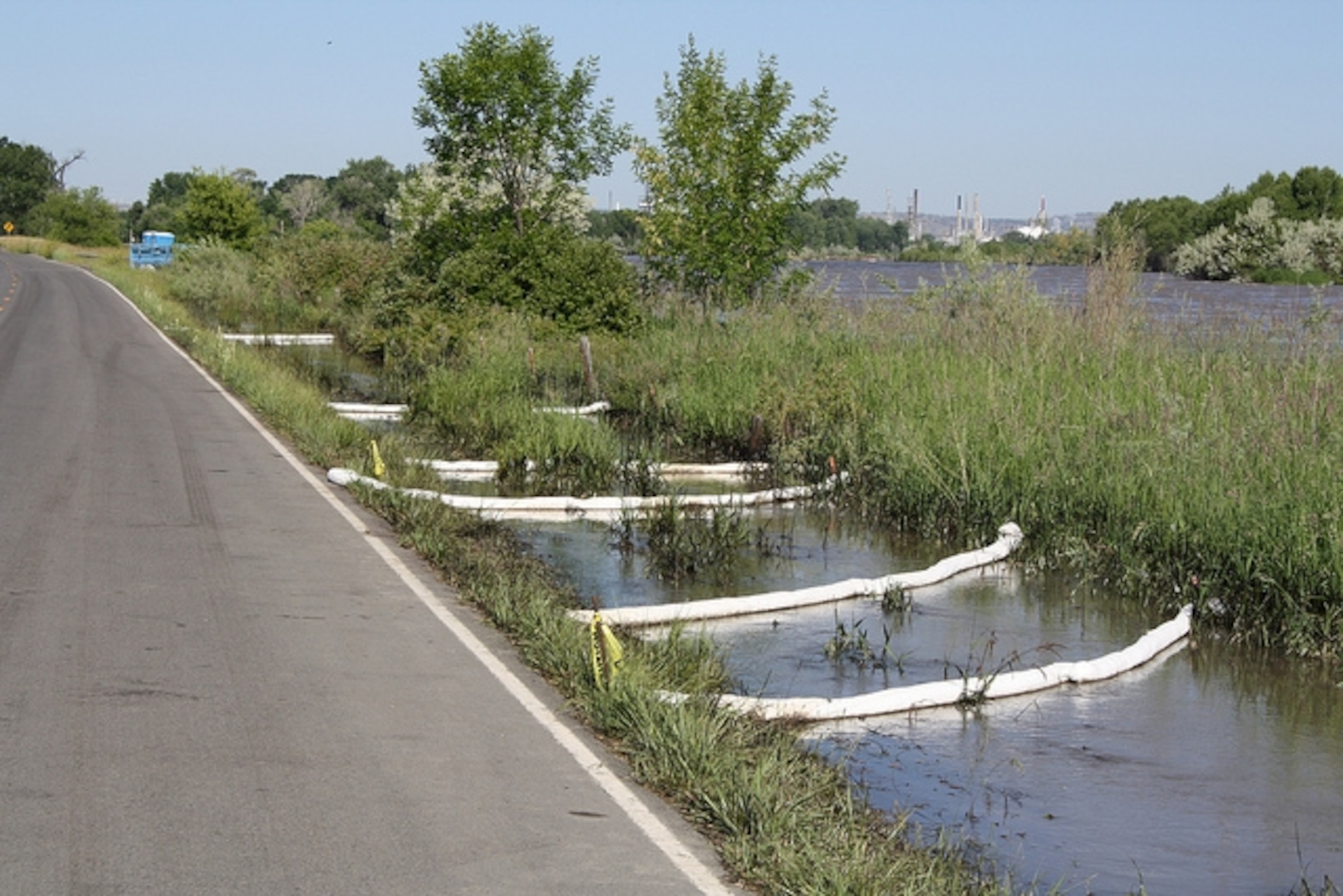 Yellowstone Spill Shadows Efforts on Keystone XL | National Geographic