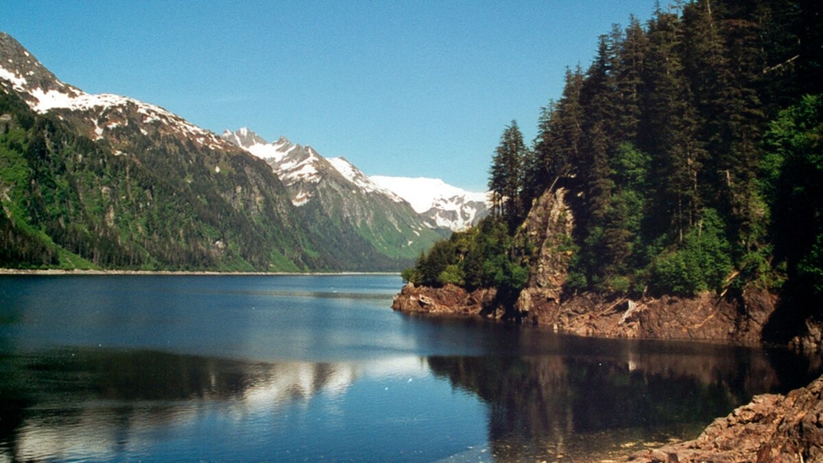 Alaska Town Eyes Shipping Water Abroad | National Geographic