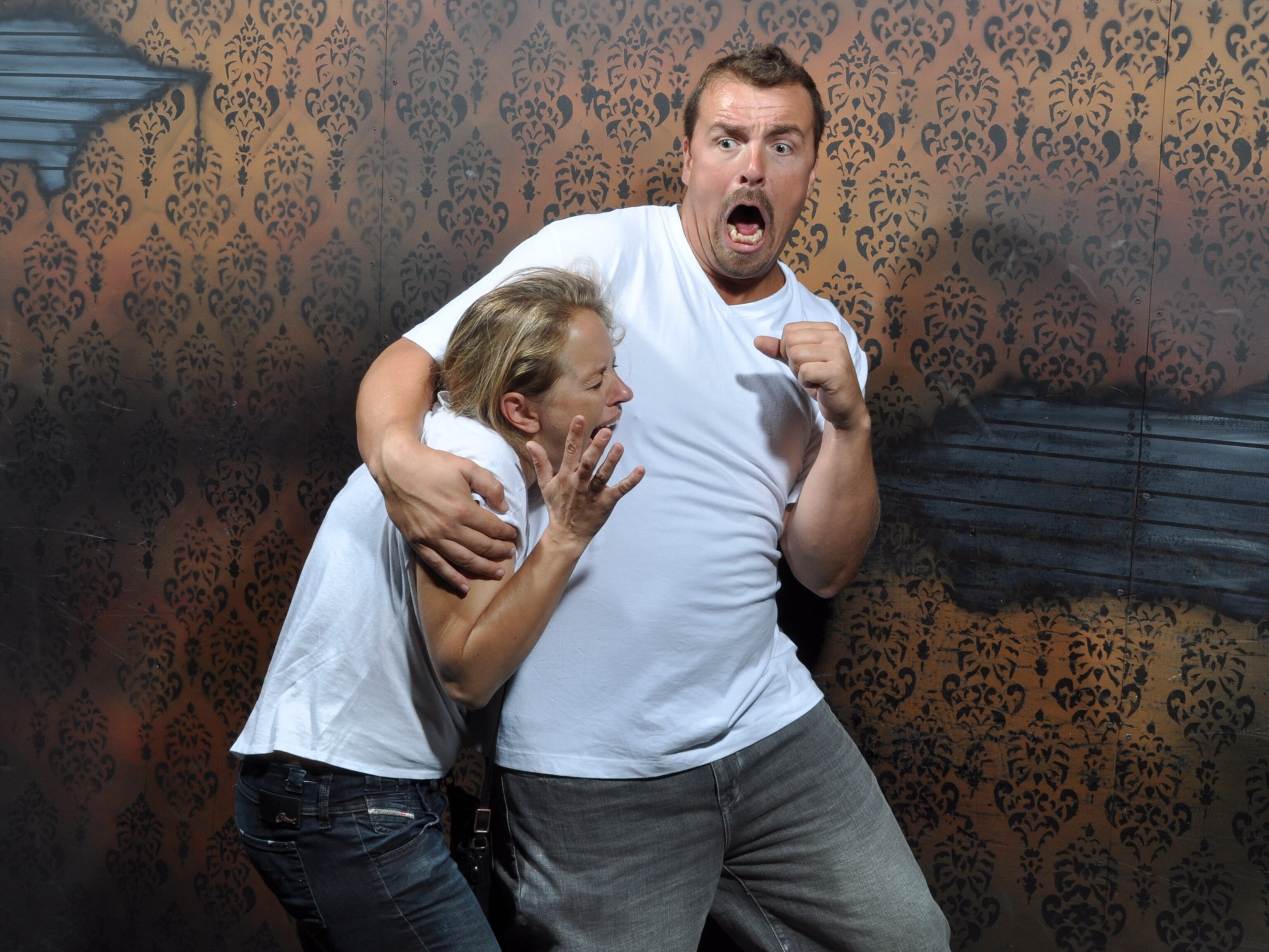 These Candid Haunted House Photos Are Frighteningly Hilarious