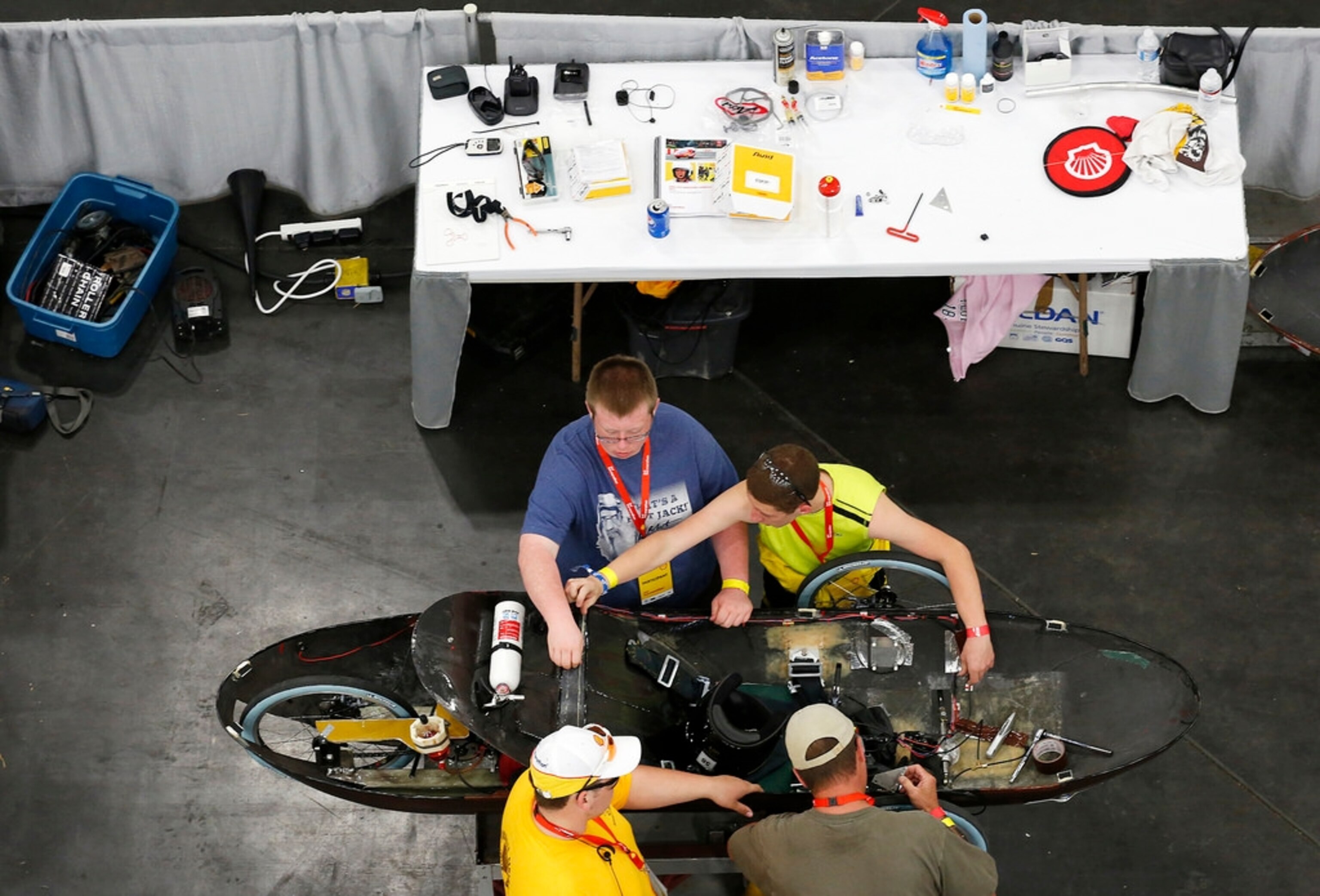 Student Teams Share Tools, Advice Off the Track During Eco-marathon ...